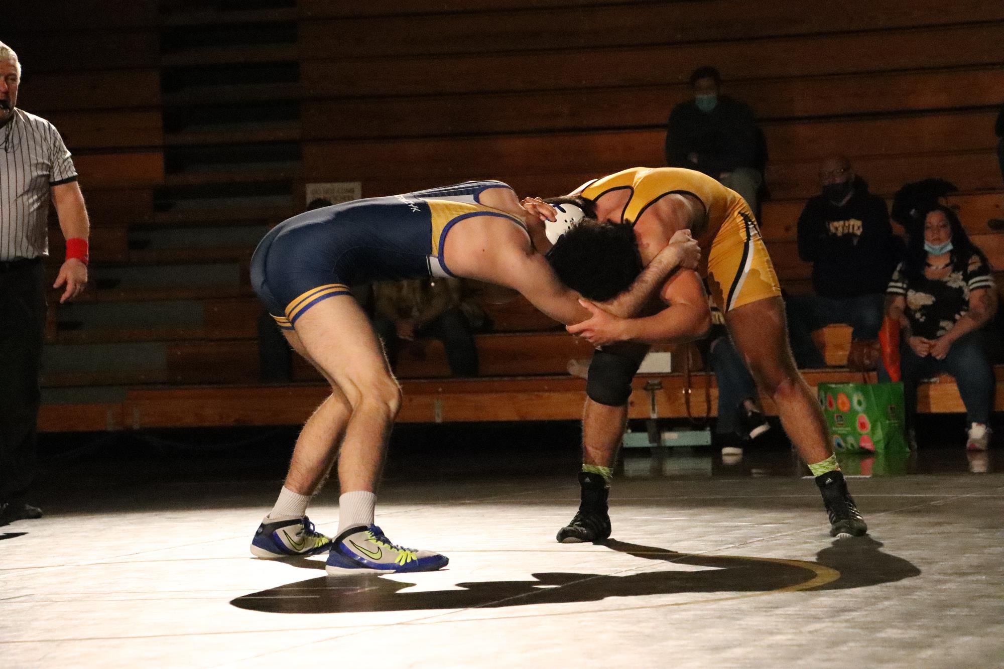 Devontay Moore - 2023-24 - Men's Wrestling - Manchester University
