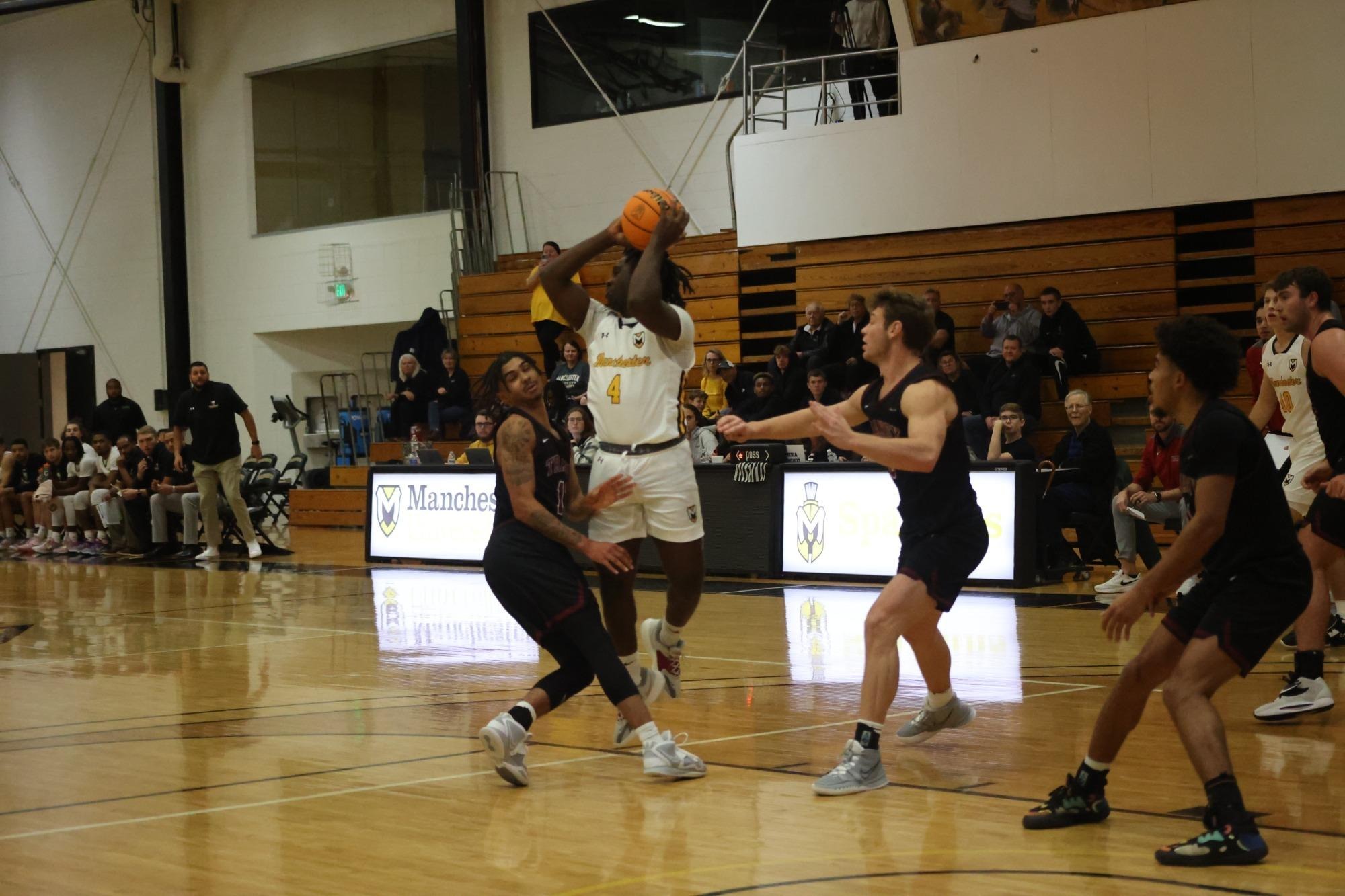 Elijah Davis - 2023-24 - Men's Basketball - Manchester University