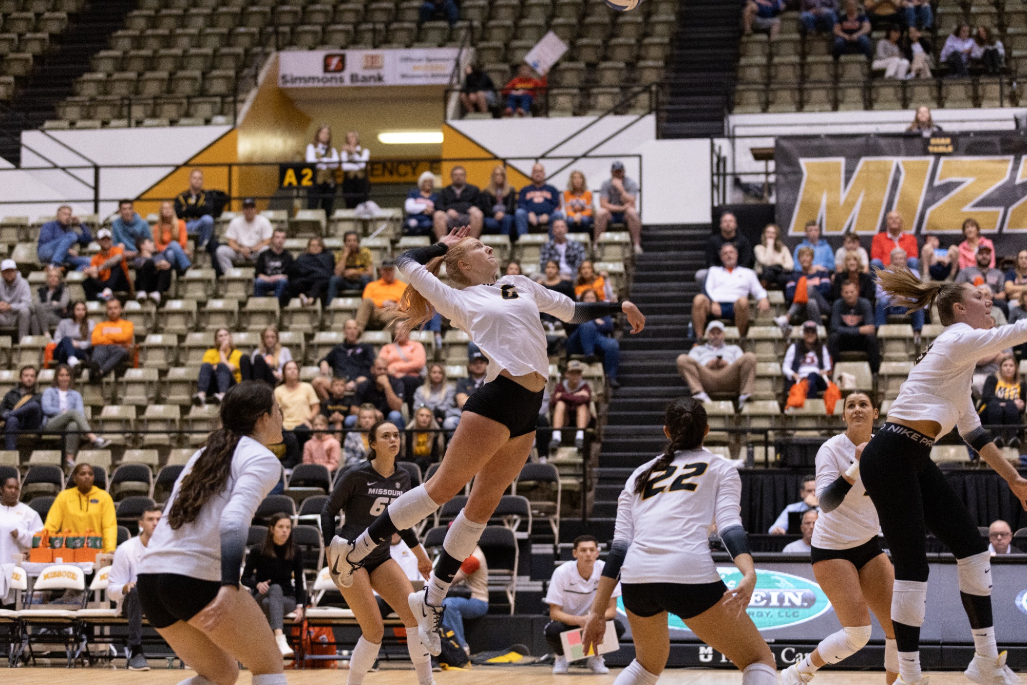 Kaylee Cox - Volleyball - University of Missouri Athletics