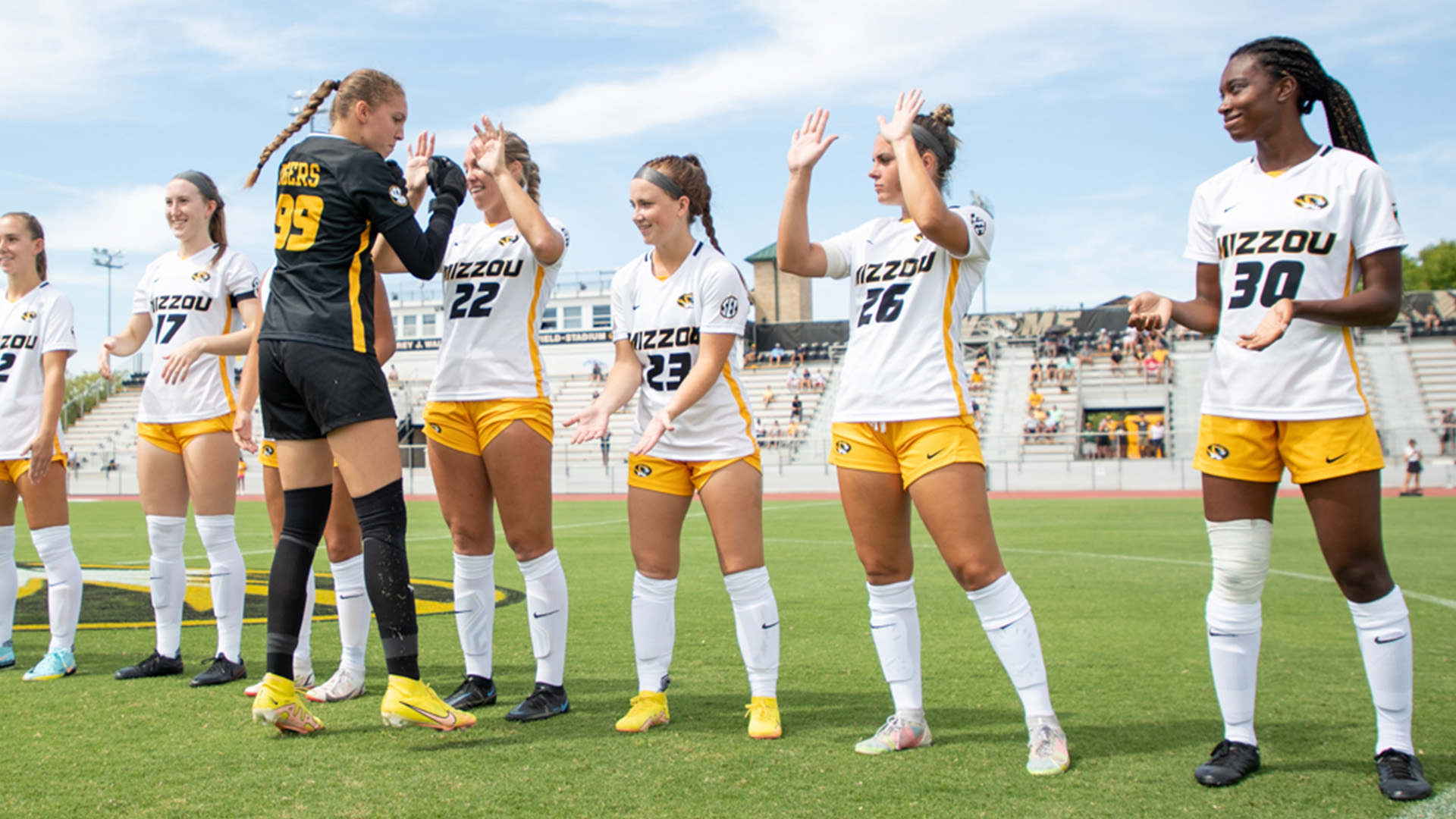 Bella Hollenbach - Soccer - University of Missouri Athletics