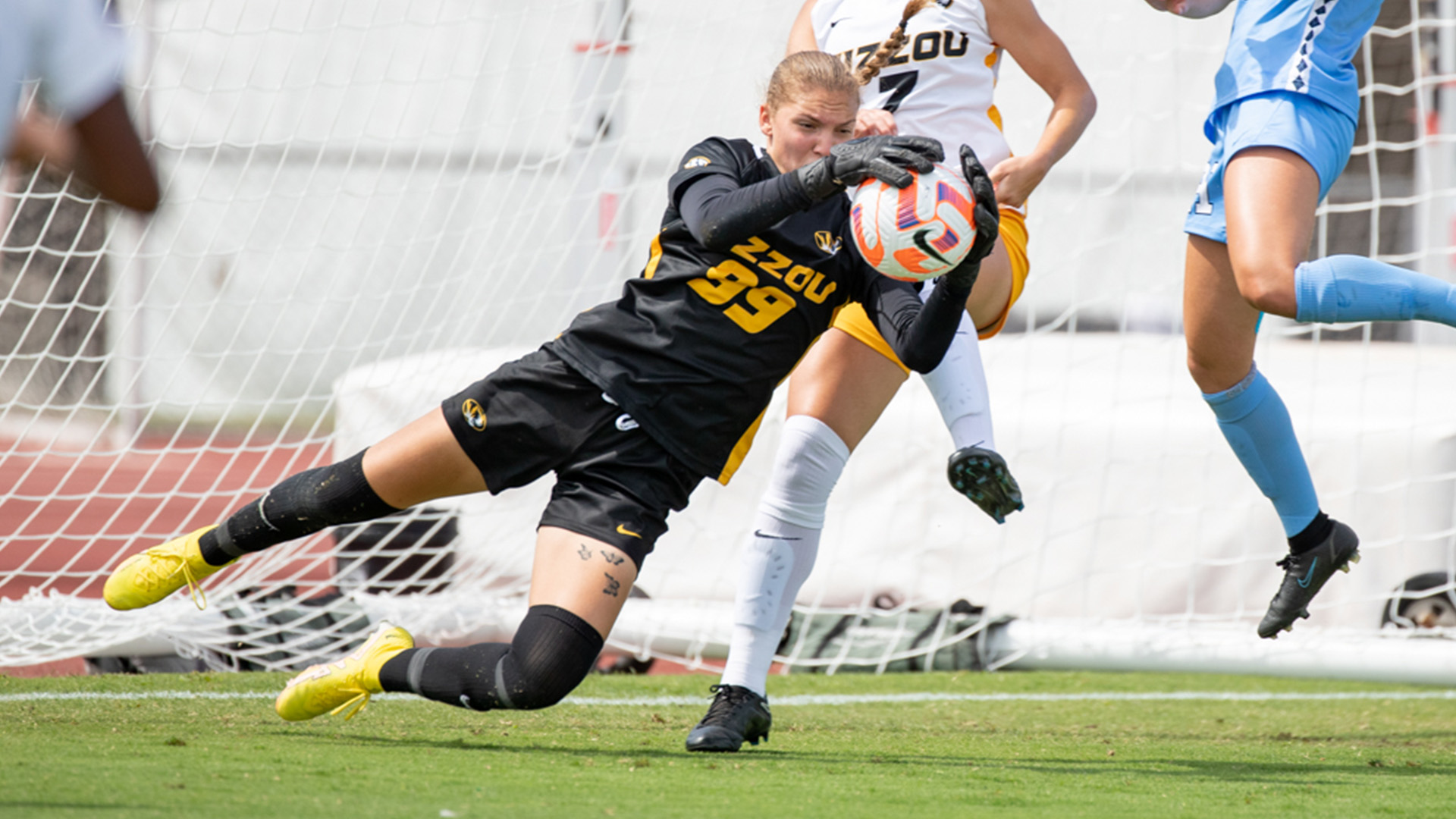 Bella Hollenbach - Soccer - University of Missouri Athletics