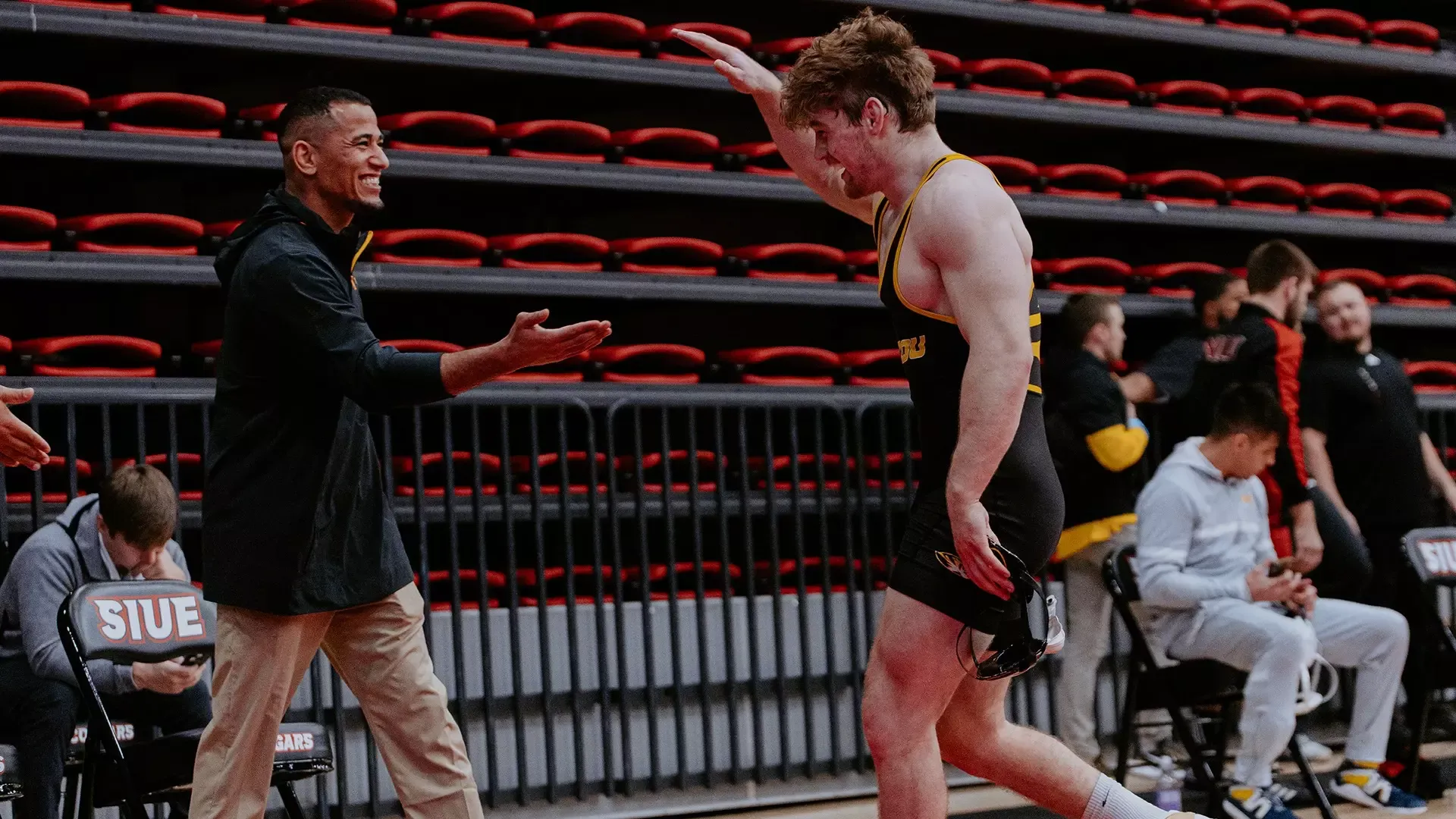 No. 16 Wrestling Goes 1-2 at Journeymen Collegiate Duals - University ...