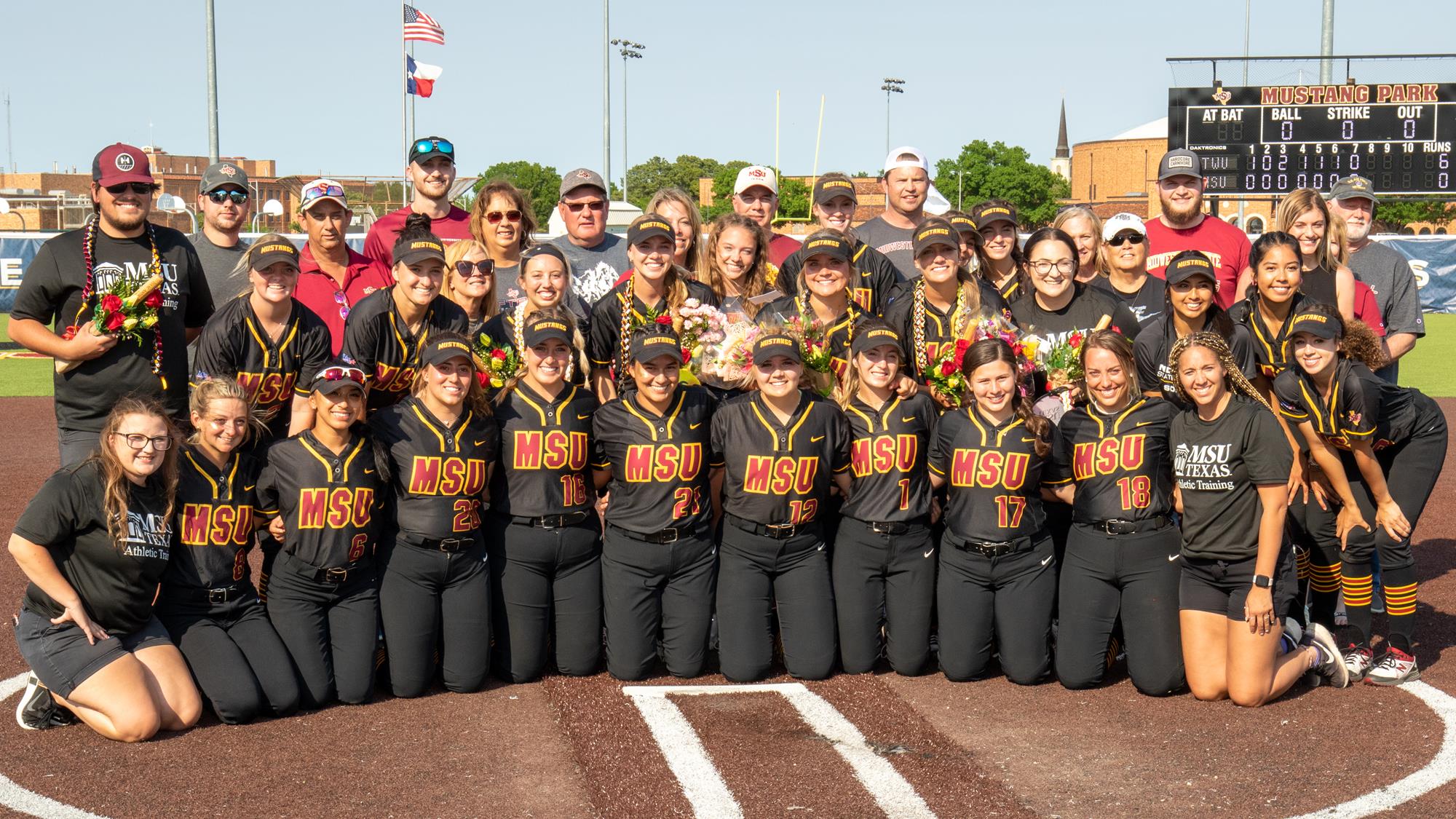 Texas Woman's throws two gems to spoil Senior Day - MSU Athletics