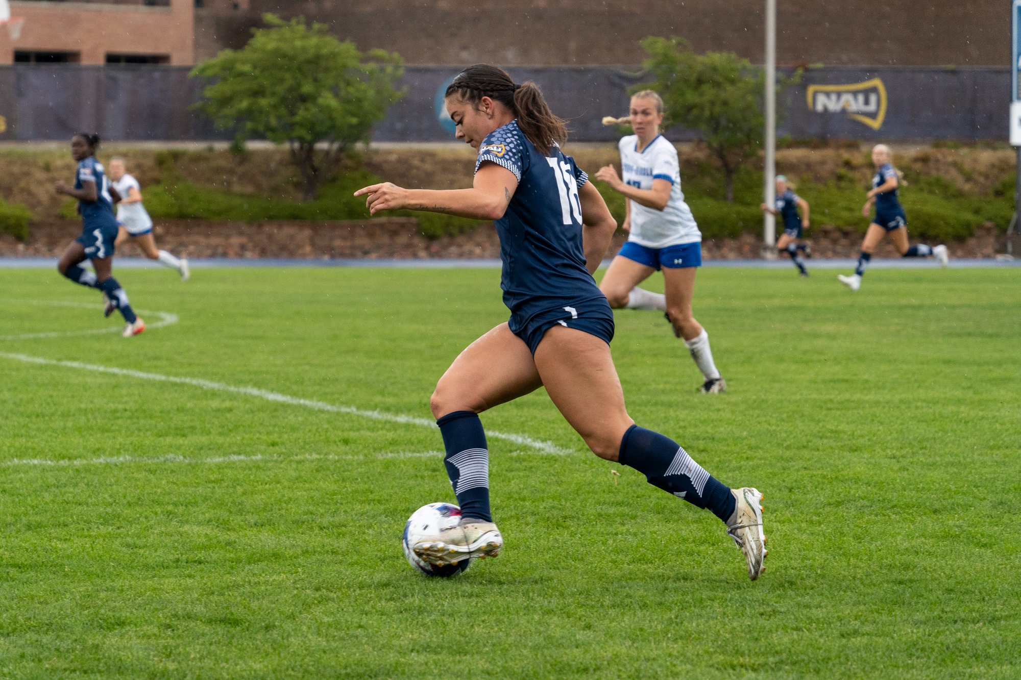Veloz and Determined Offense Lifts Lumberjacks to 3-2 Victory at UTEP ...
