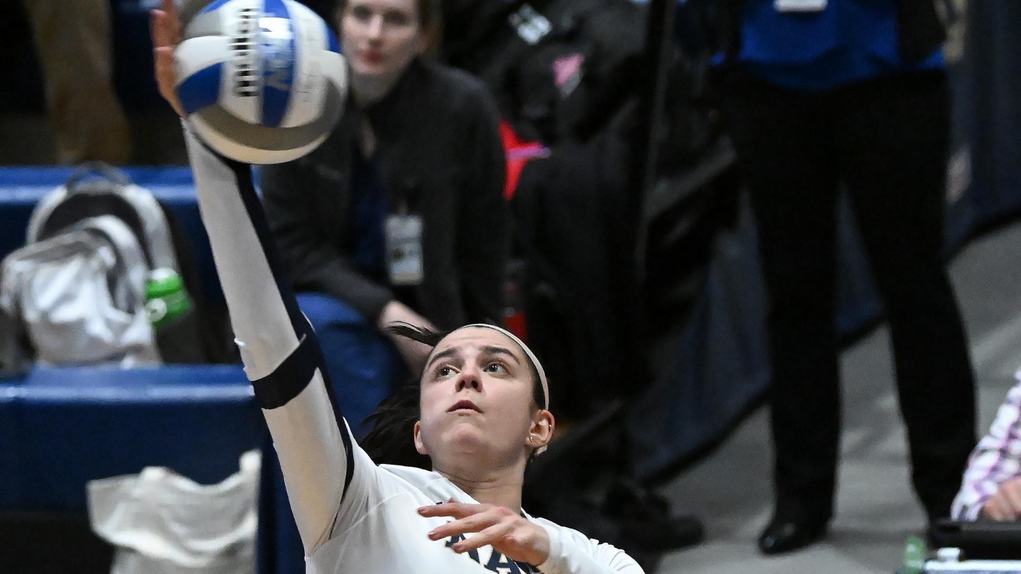 Ashley Warren - Women's Volleyball - Naval Academy Athletics