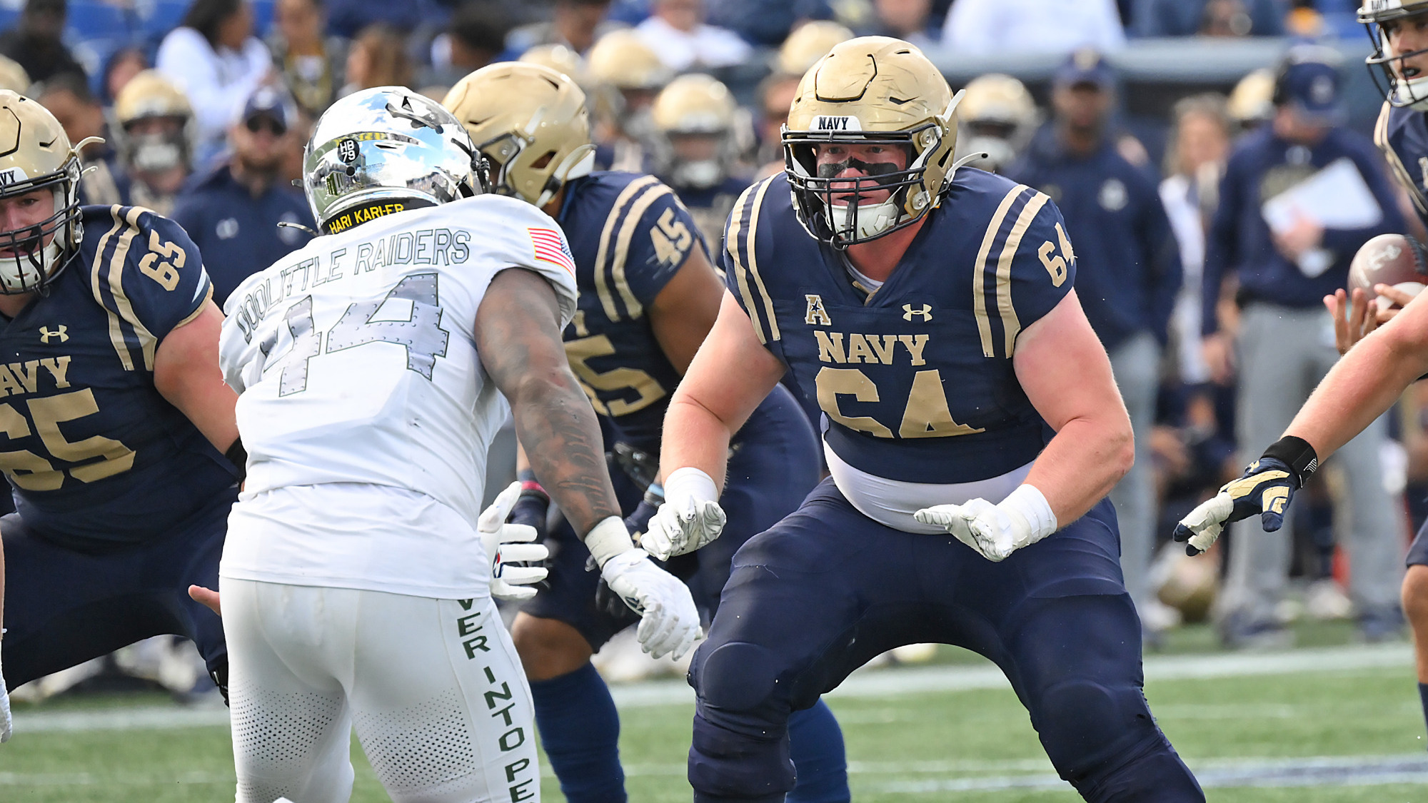 Meet the Mid Presented by Allstate: Junior Defensive Tackle Tyler ...