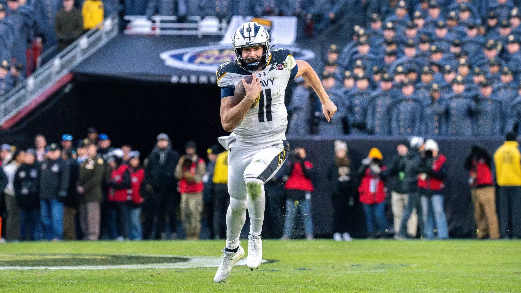 Meet the Mid: Sophomore Quarterback Blake Horvath - Naval Academy Athletics