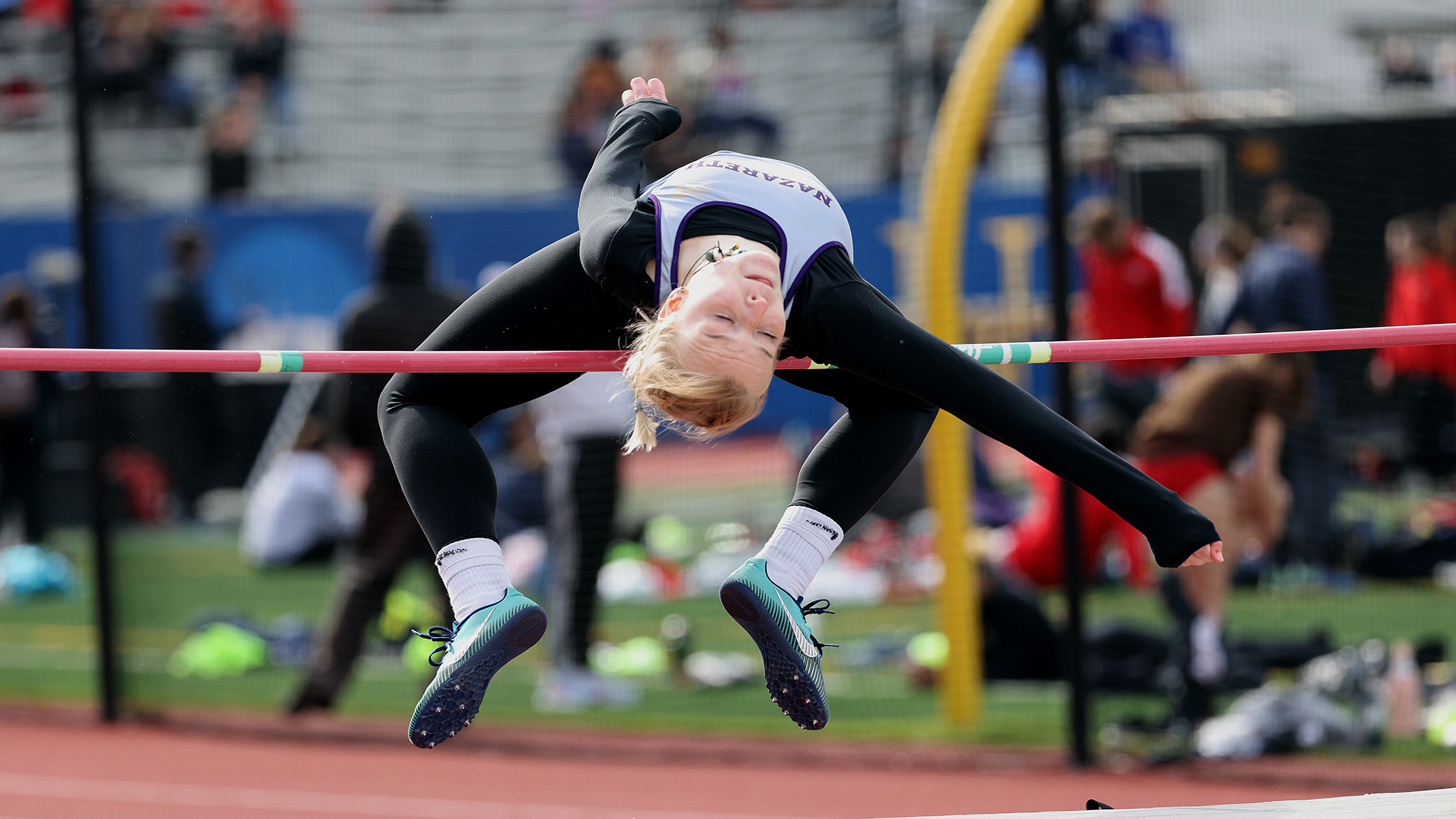 MacKenzie Gilligan - 2021-22 - Women's Track and Field - Nazareth ...