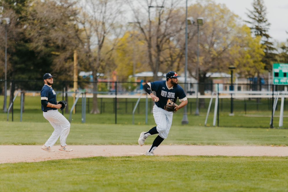 Baseball falls in season closer to Bethany Lutheran; ties highest UMAC ...