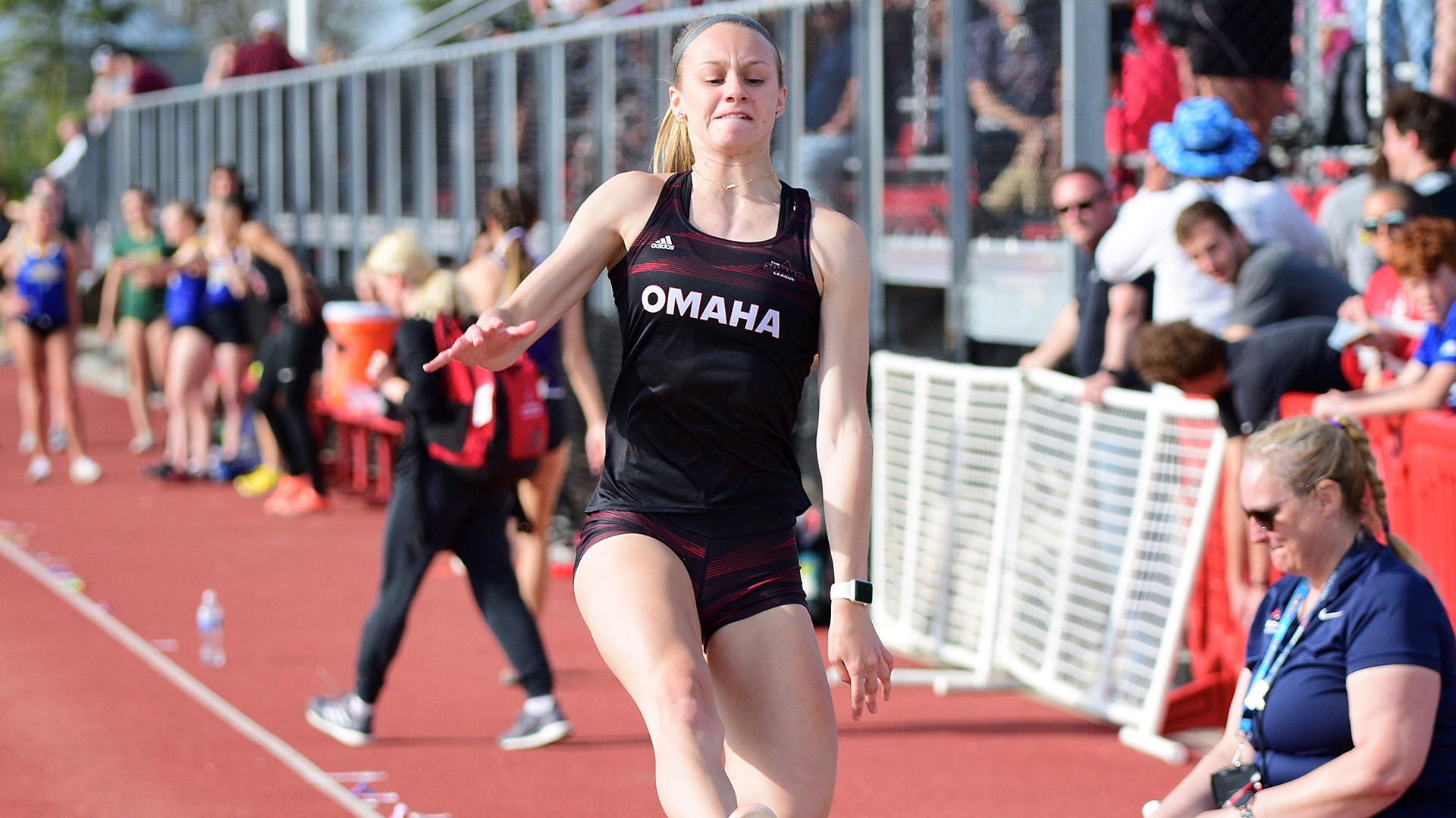 Carrie Simonson - Track & Field - University of Nebraska Omaha Athletics