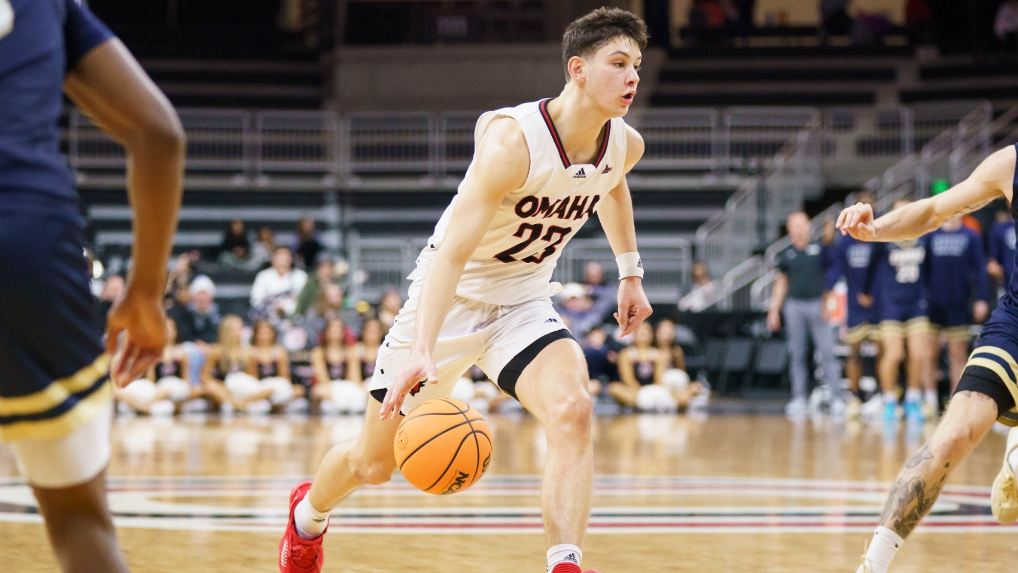 Mavericks, Golden Eagles Battle In Final Seconds - University of ...