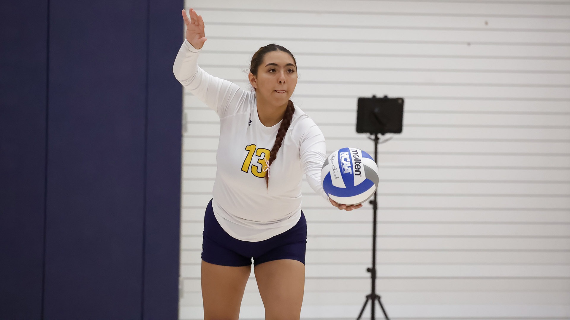 Katela Villasenor - 2023 - Women's Volleyball - Neumann University ...