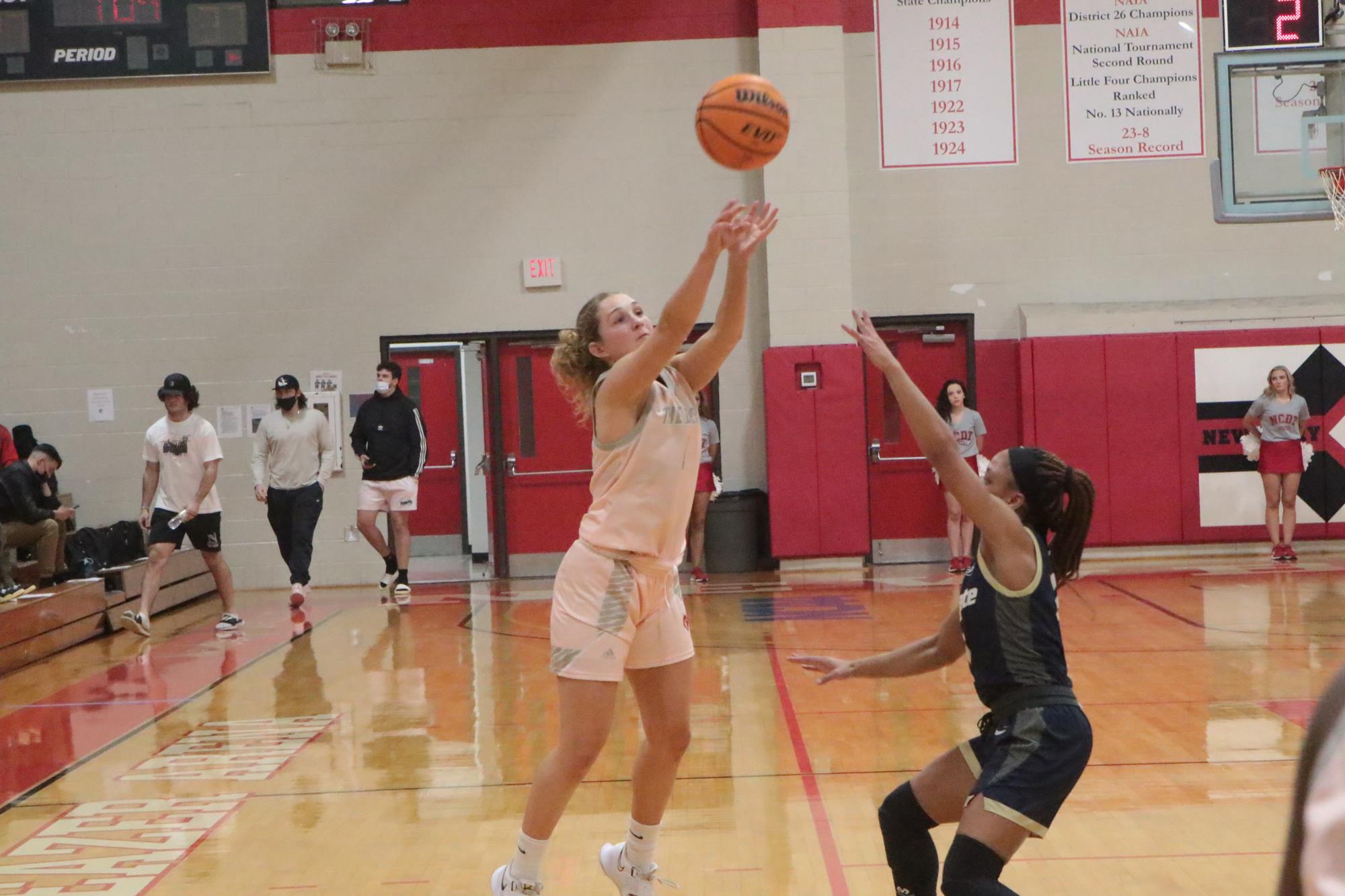 Holly Davies - Women's Basketball - Newberry College Athletics