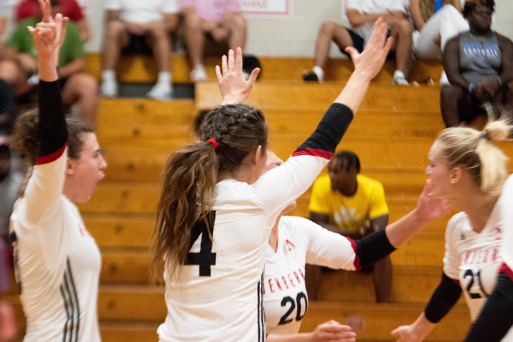 Wolves Sweep Day One of Volleyball Invitational - Newberry College ...