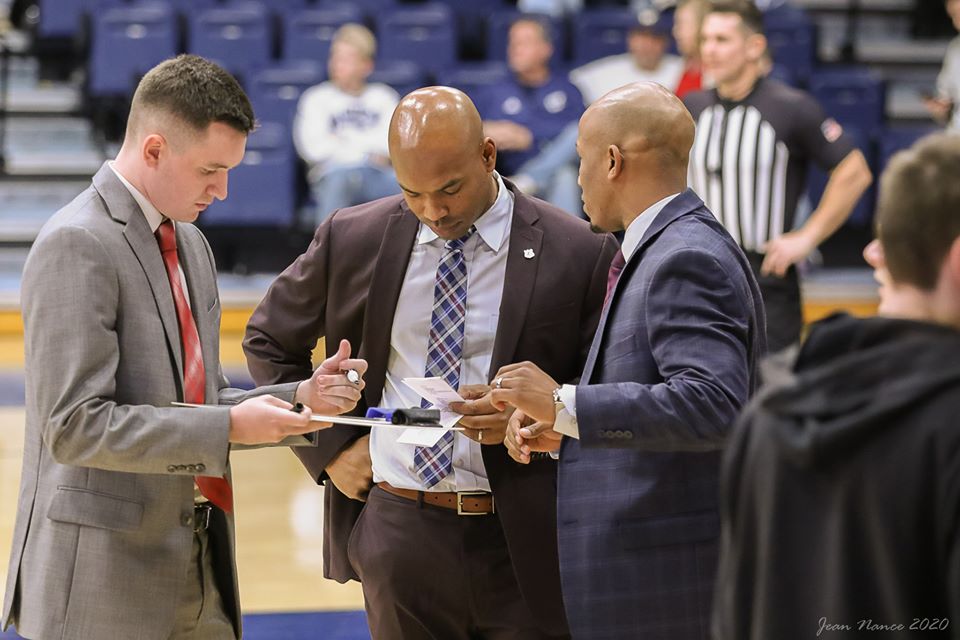 Jets Struggle Late, Fall to Gorillas 72-70 - Newman University Athletics