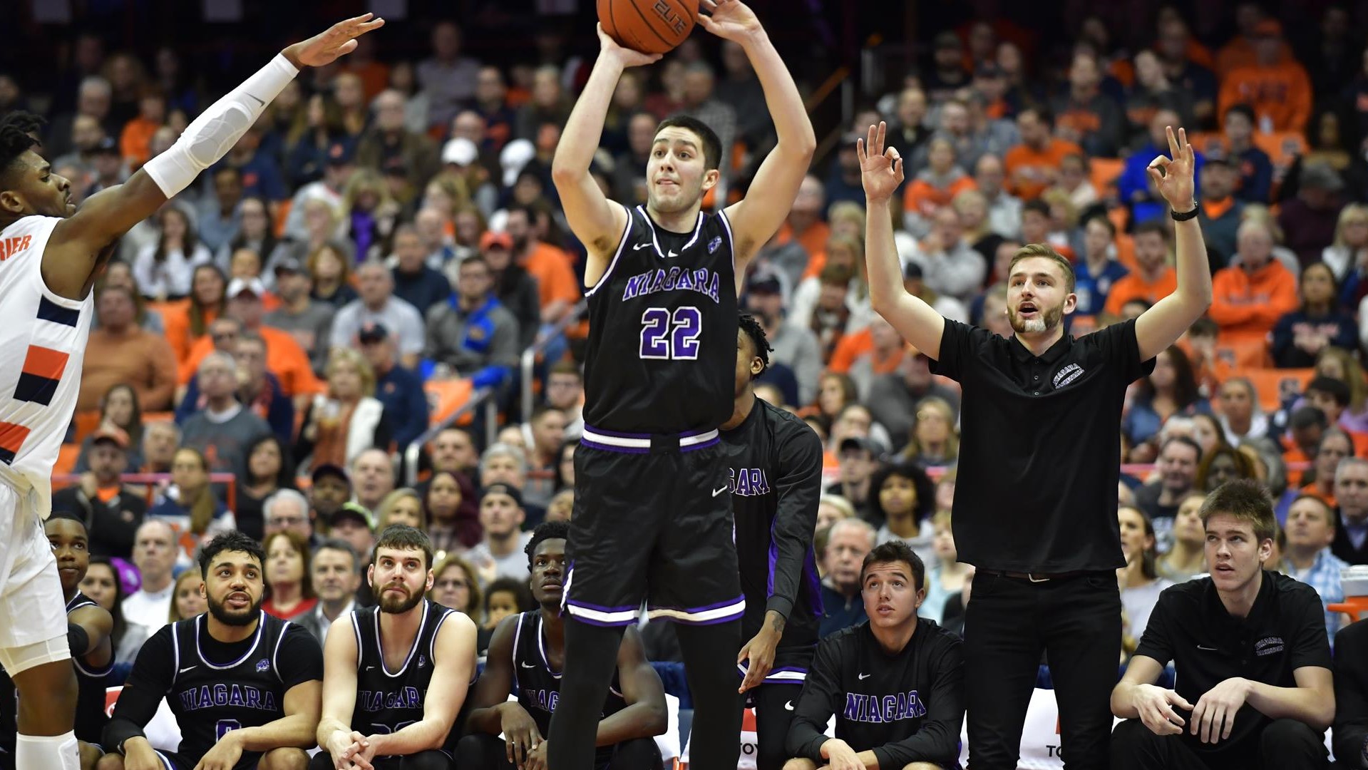 Nick MacDonald - 2020-21 - Men's Basketball - Niagara University Athletics