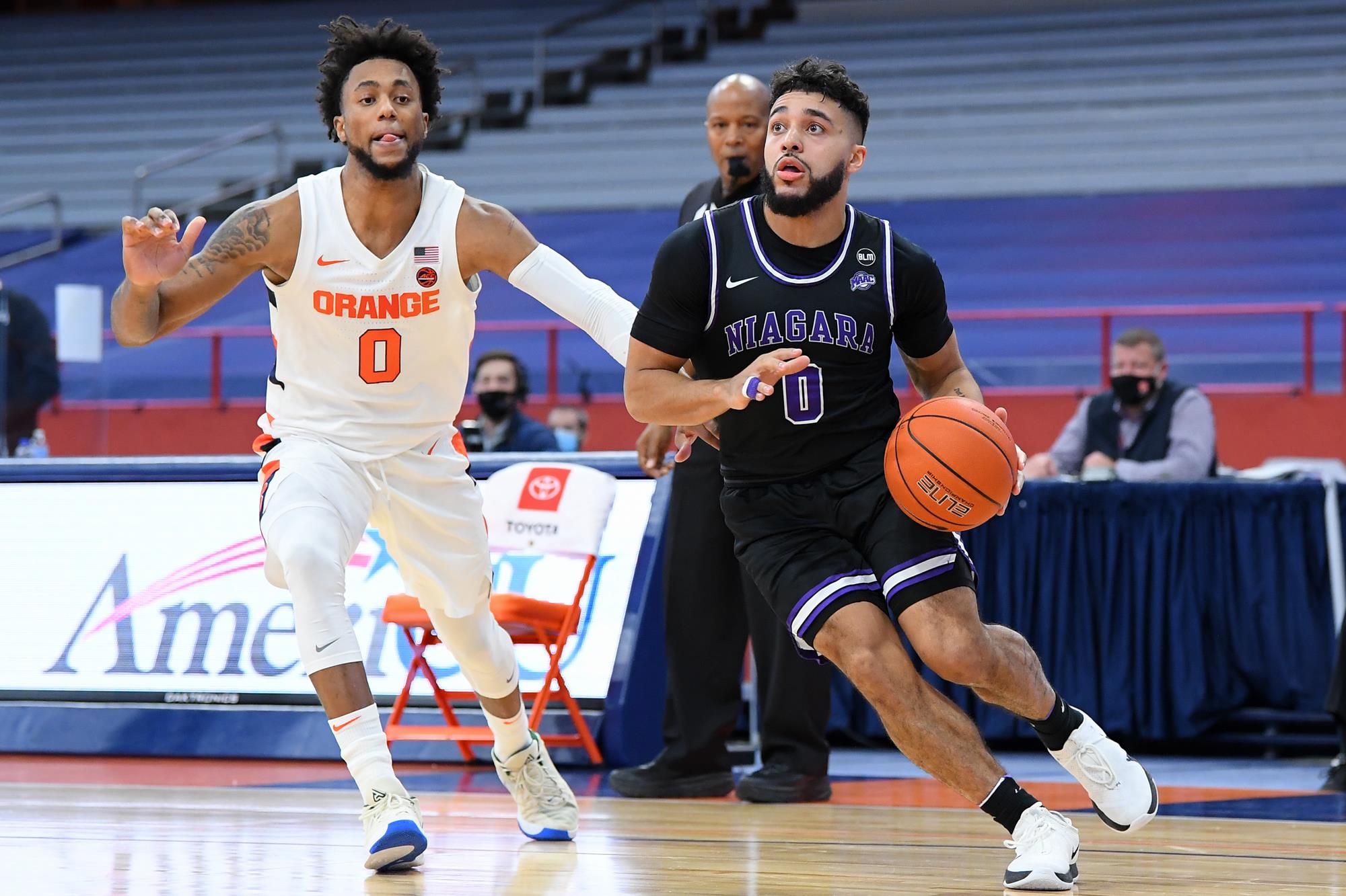 Men’s Basketball Drops Conference Opener - Niagara University Athletics