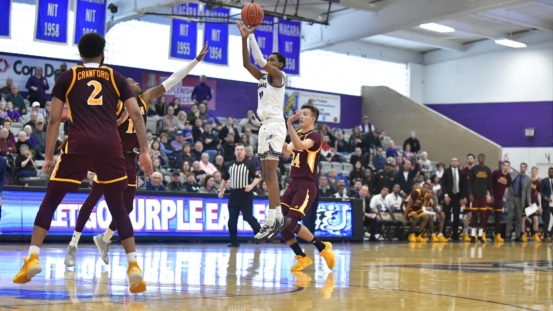 Niagara Stuns Iona, Completes Comeback Win In OT - Niagara University ...