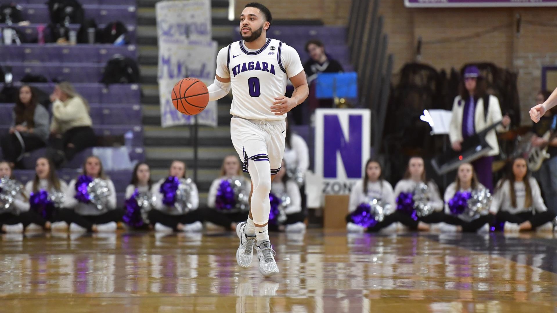Justin Roberts - 2021-22 - Men's Basketball - Niagara University Athletics