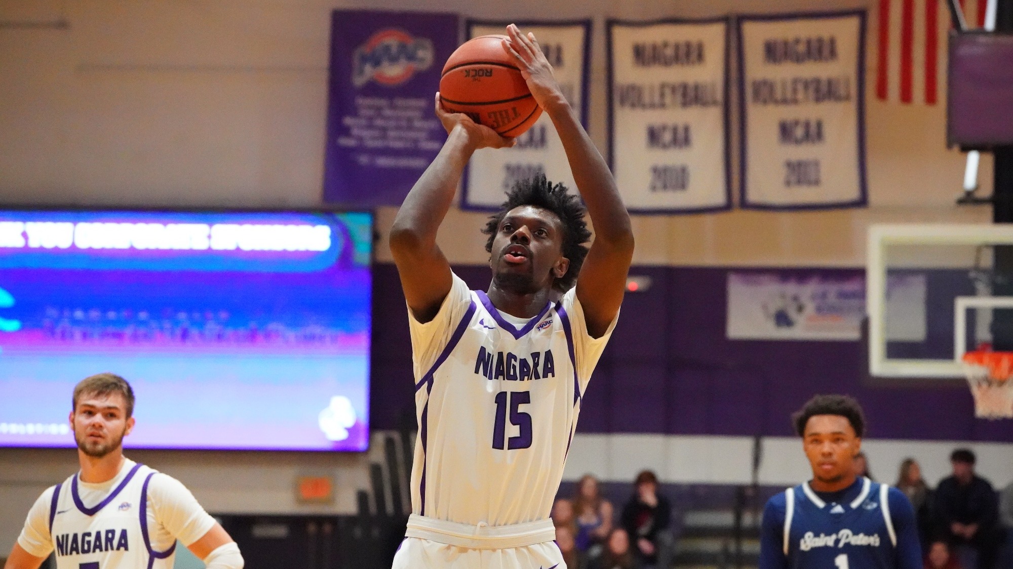 Yaw Obeng-Mensah - 2023-24 - Men's Basketball - Niagara University ...