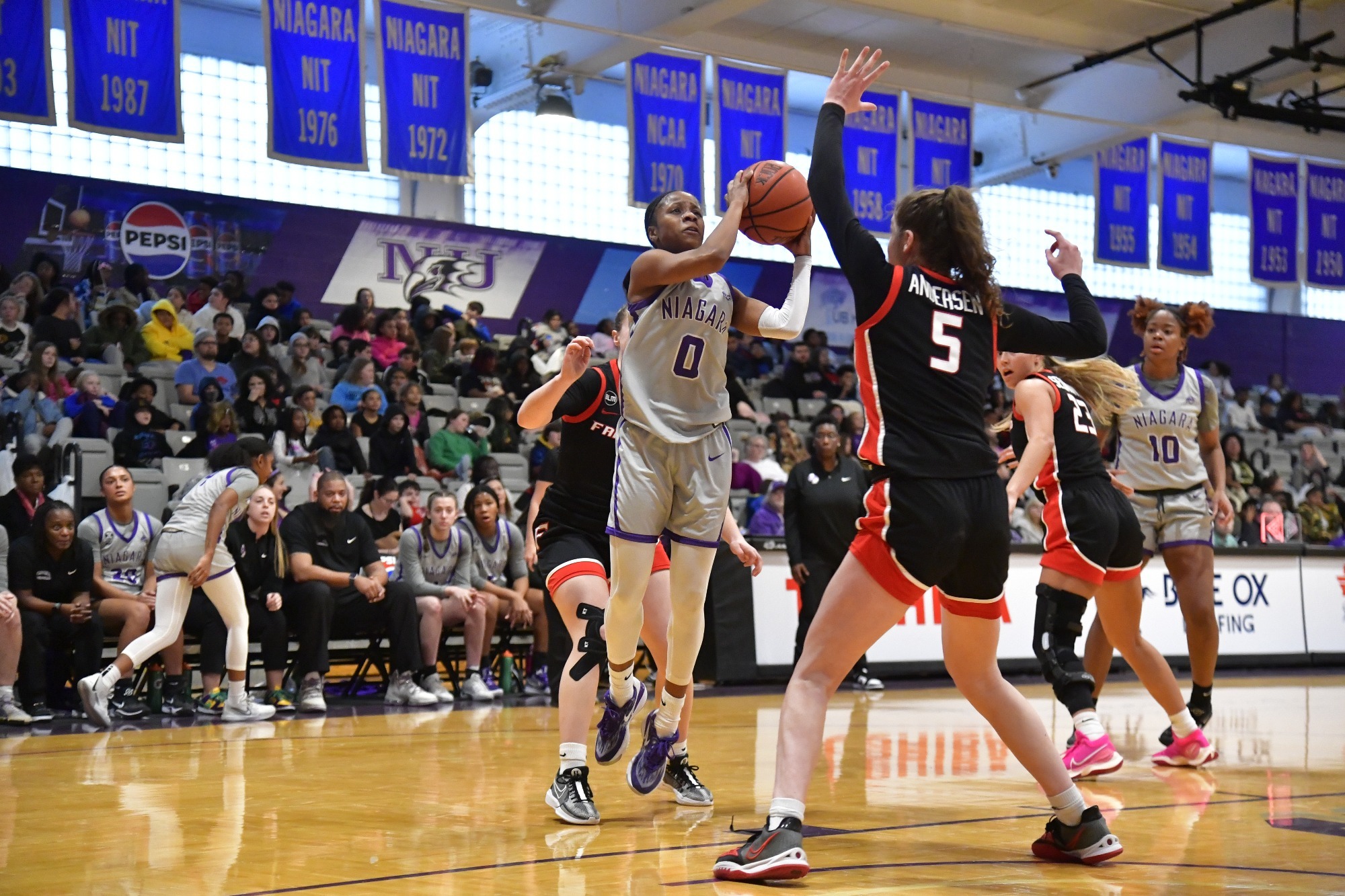 Chardonnay Hartley - 2023-24 - Women's Basketball - Niagara University ...