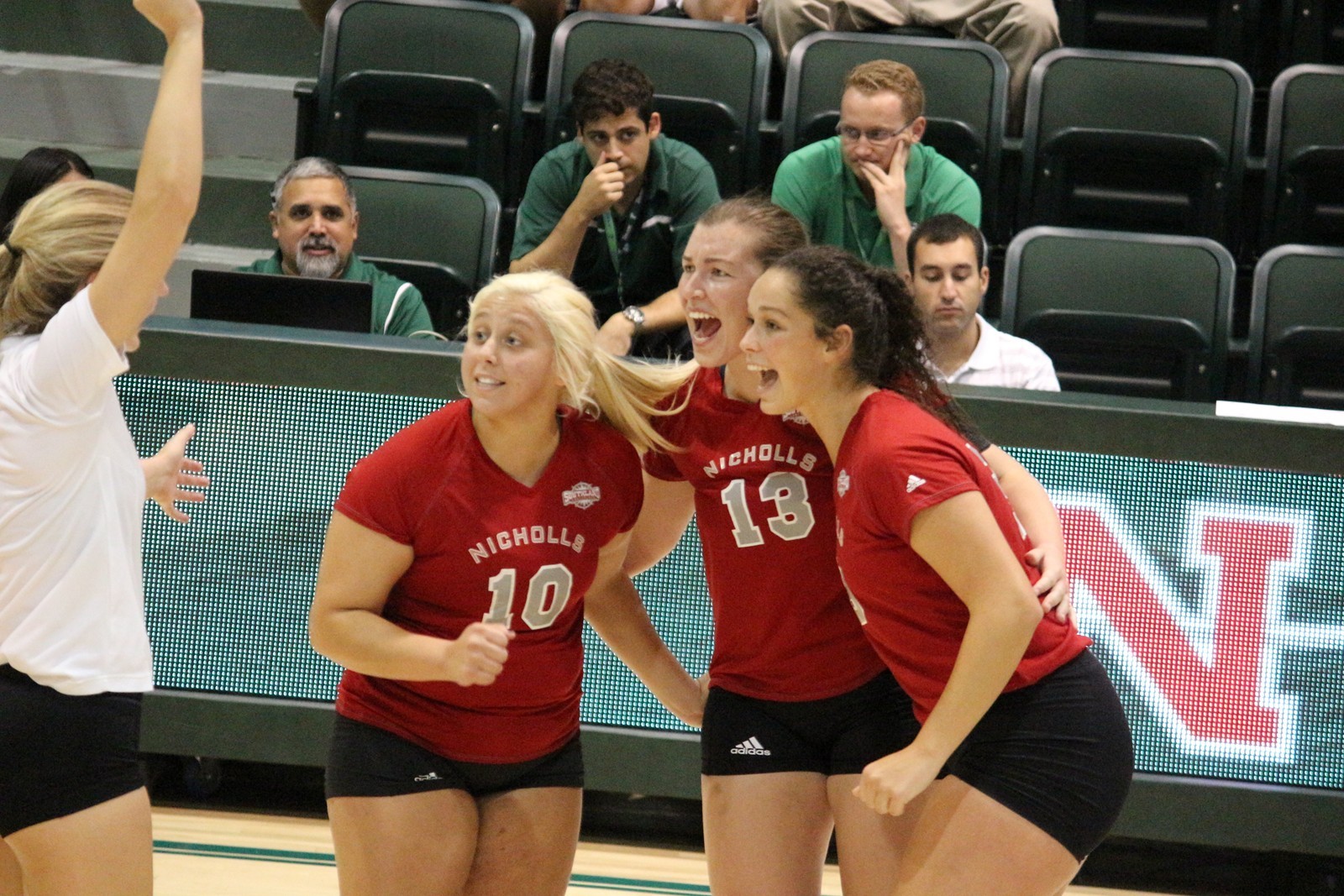 Ainsley Marroccoli - Women's Volleyball - Nicholls State University ...