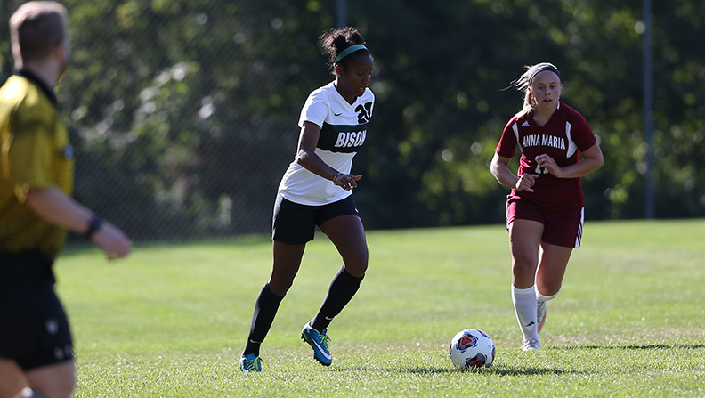 Nia Mitchell - Women's Soccer - Nichols College Athletics