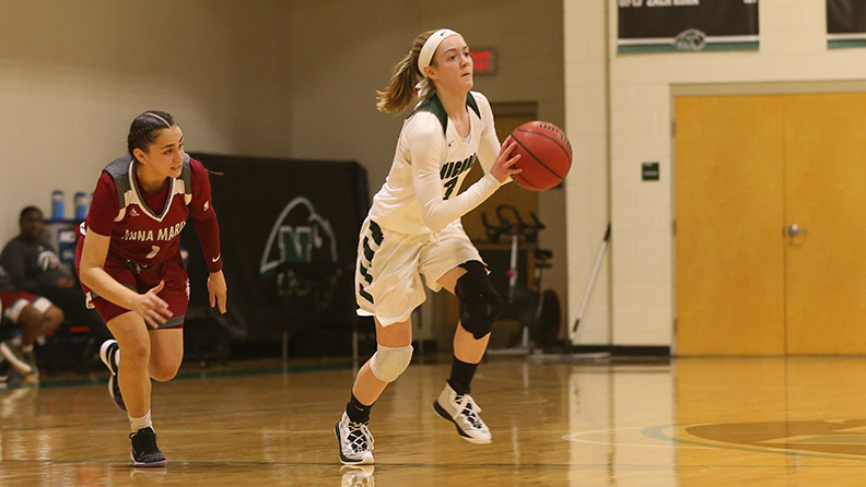 Jessica Larsh - Women's Basketball - Nichols College Athletics
