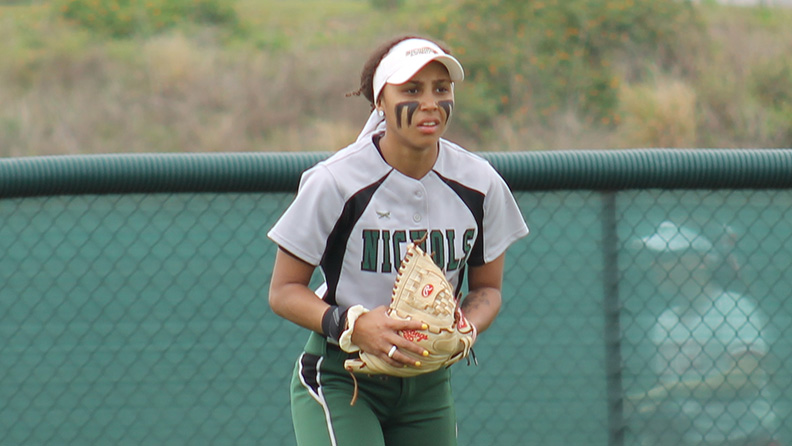 Callie Andrews - Softball - Nichols College Athletics