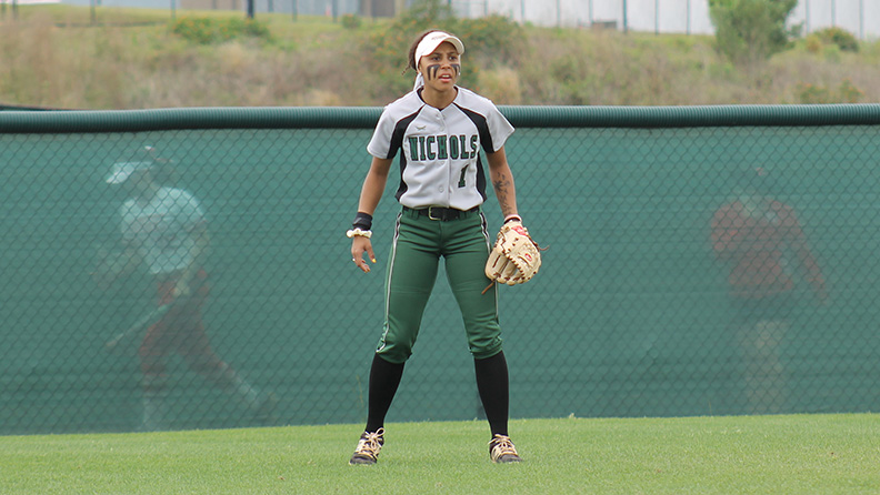Callie Andrews - Softball - Nichols College Athletics