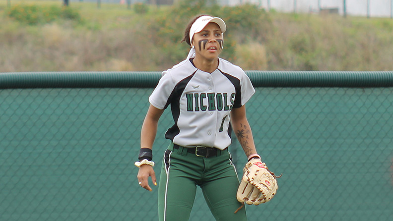 Callie Andrews - Softball - Nichols College Athletics