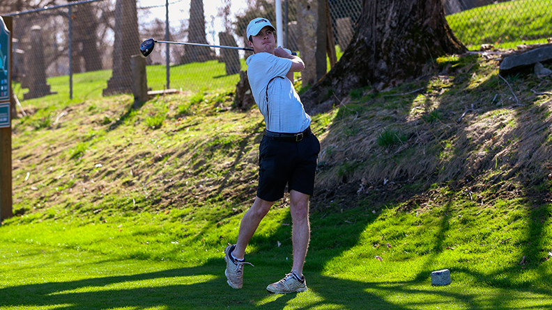 Tylor Renaud - Men's Golf - Nichols College Athletics