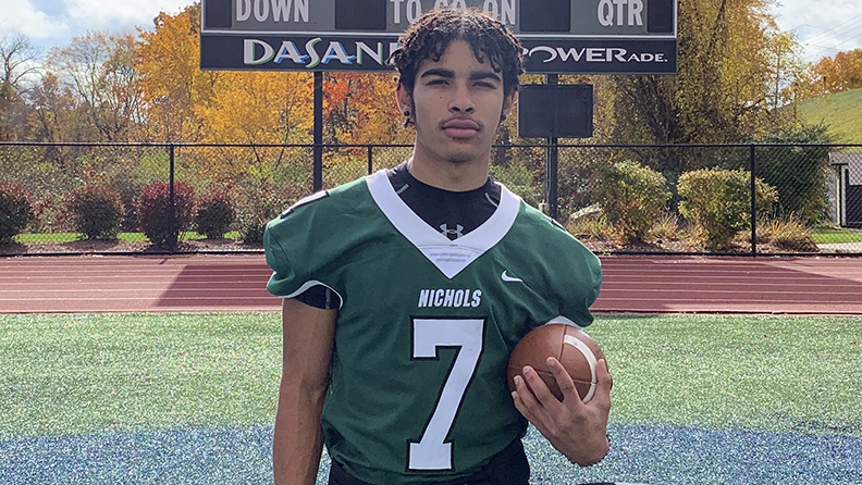 Keenan Esau - Football - Nichols College Athletics