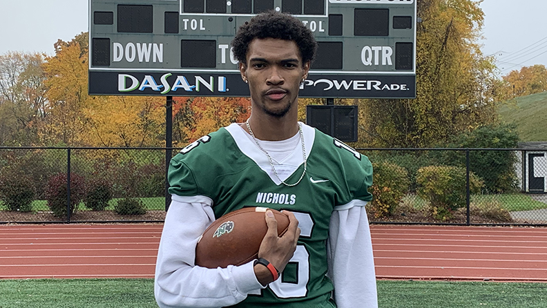 Demetrius Huff - Football - Nichols College Athletics