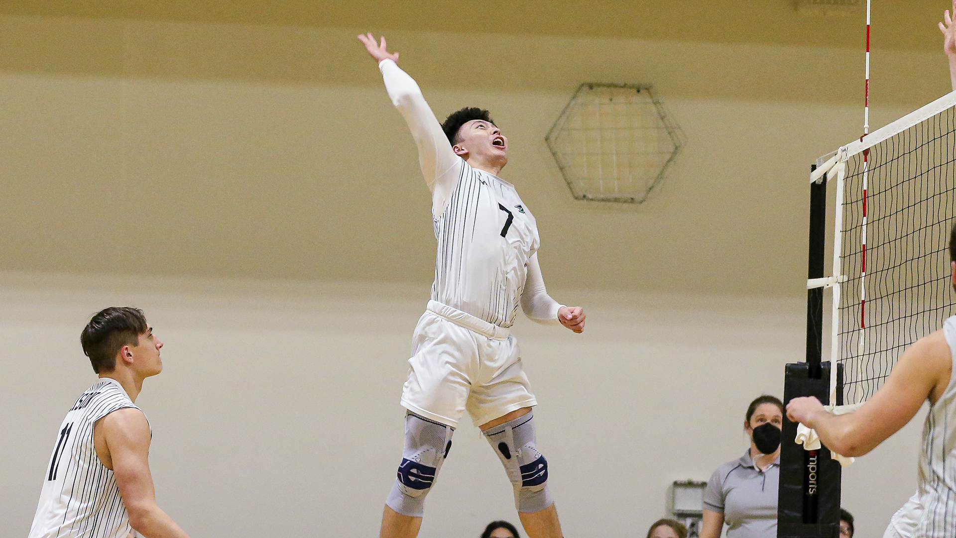 Bison improve to 3-0 against Blazers in 2022 - Nichols College Athletics