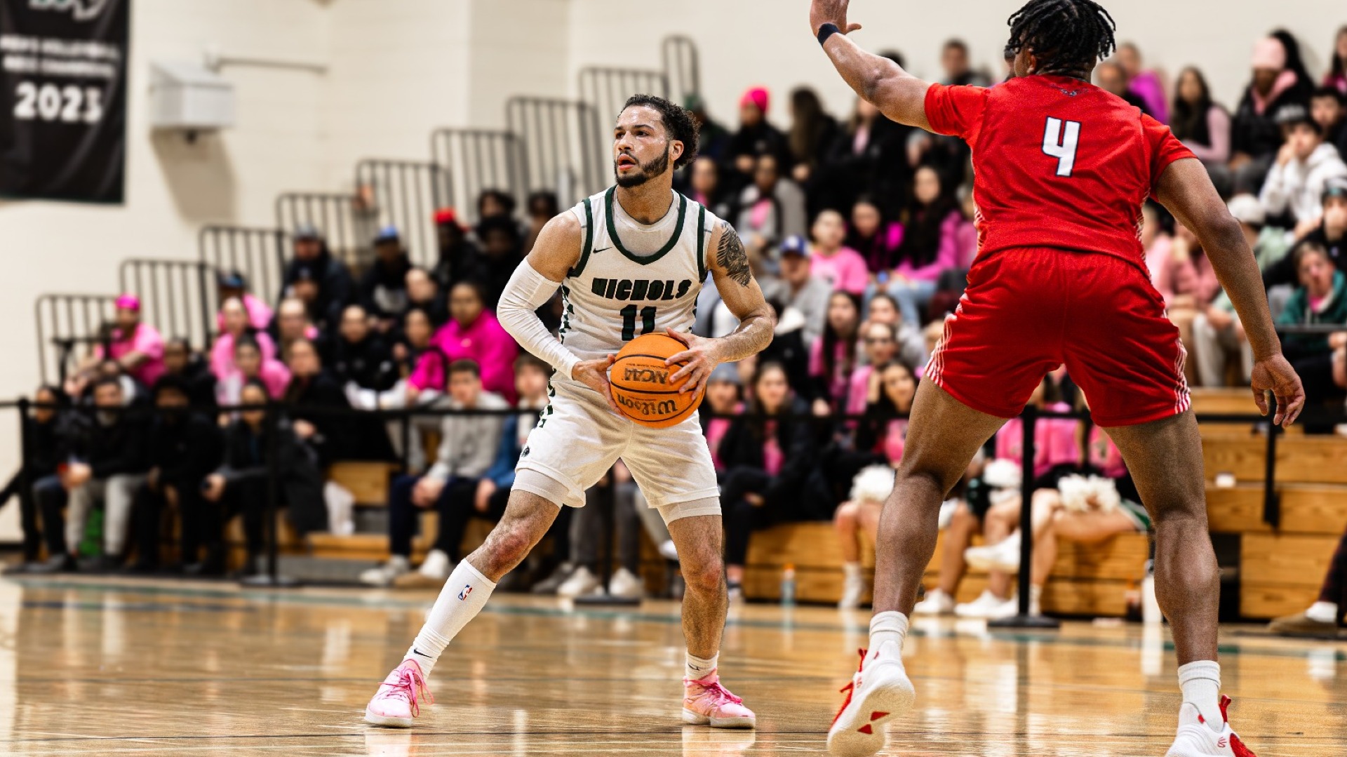 Men's Basketball Nips Endicott, 87-85 - Nichols College Athletics