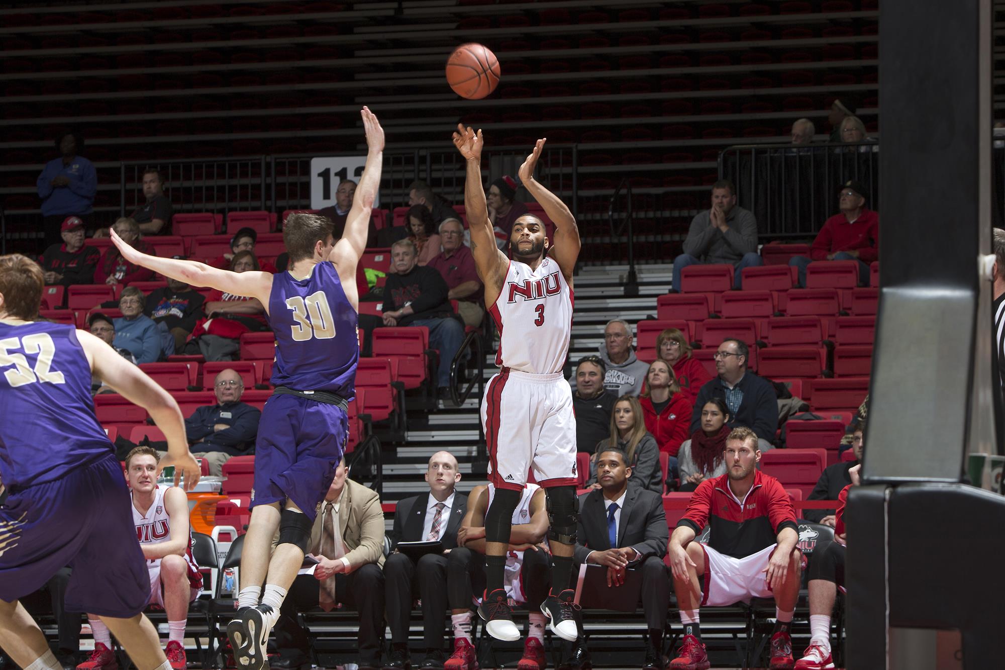 Dontel Highsmith - Men's Basketball - NIU Athletics