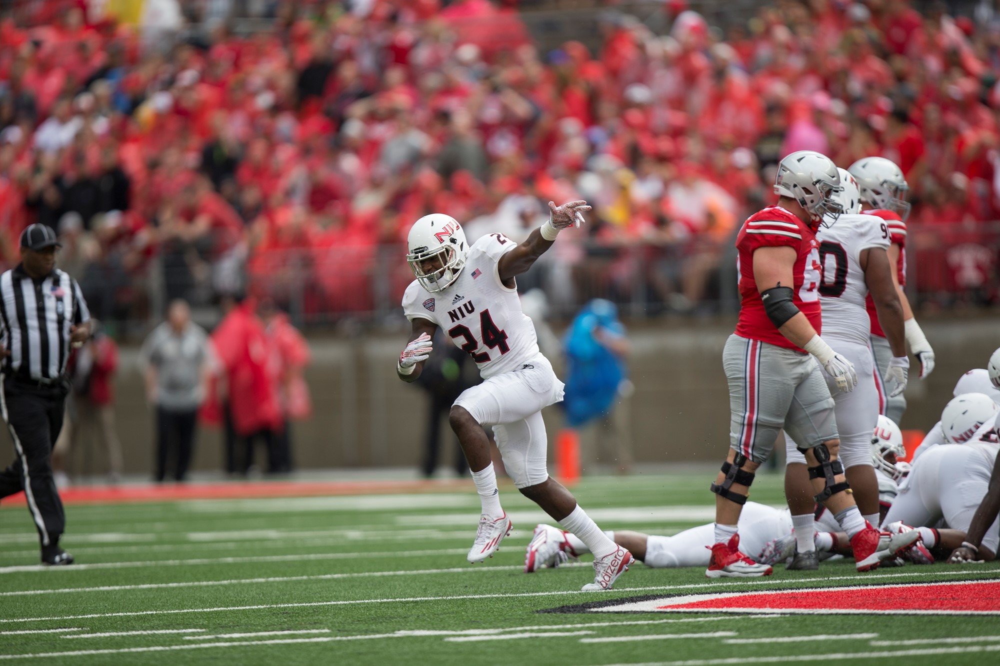 Brandon Mayes - Football - NIU Athletics
