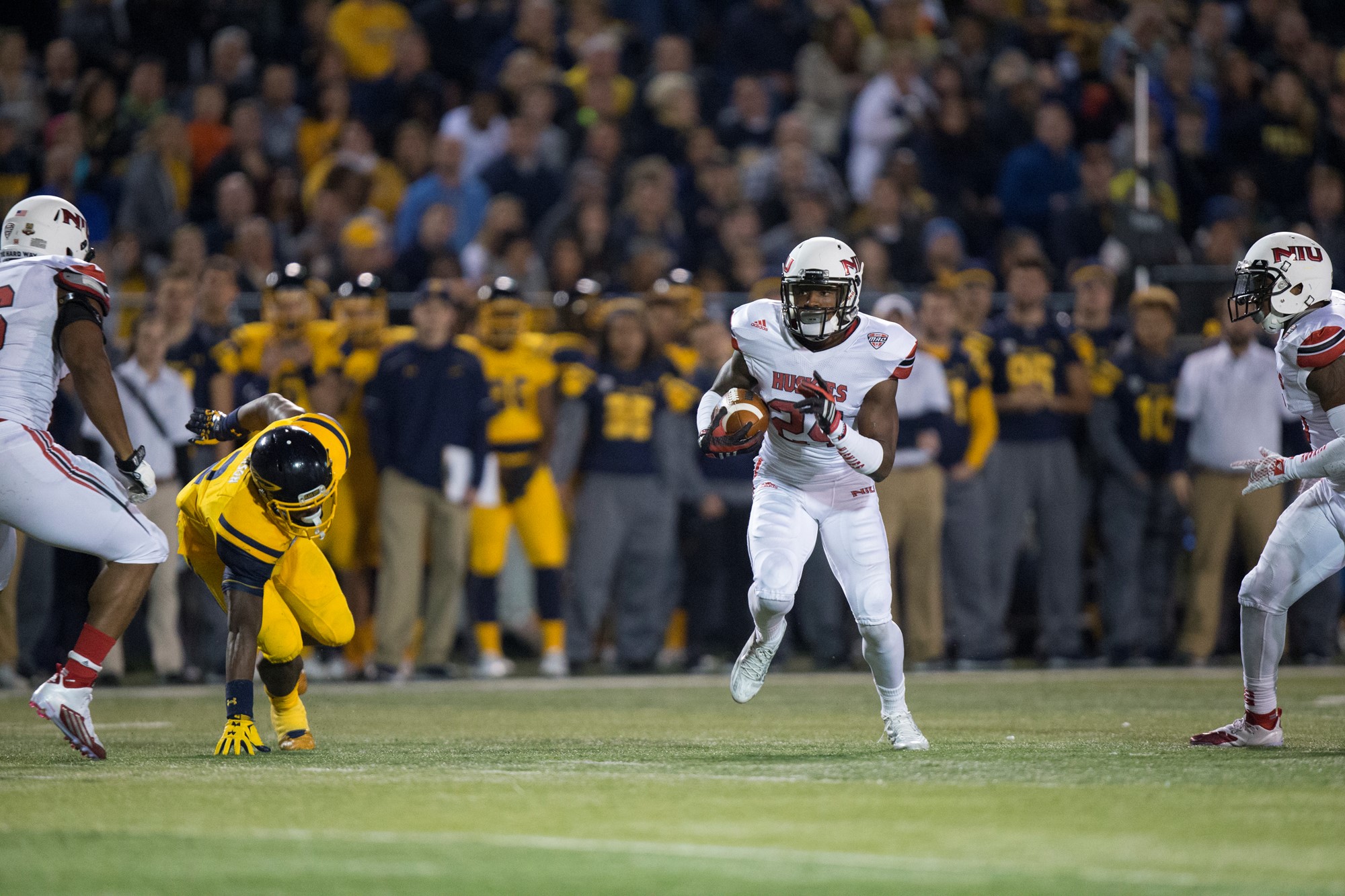 Brandon Mayes - Football - NIU Athletics