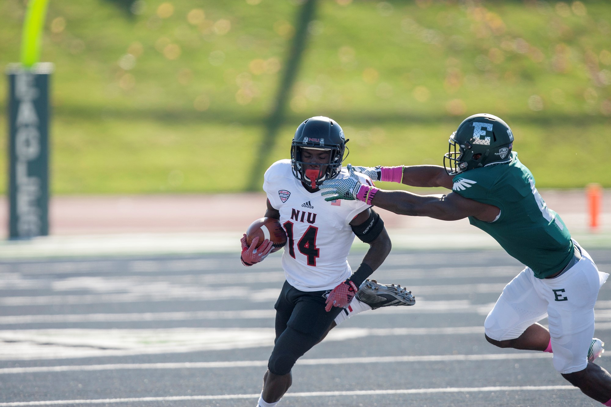 Ezra Saffold - Football - NIU Athletics