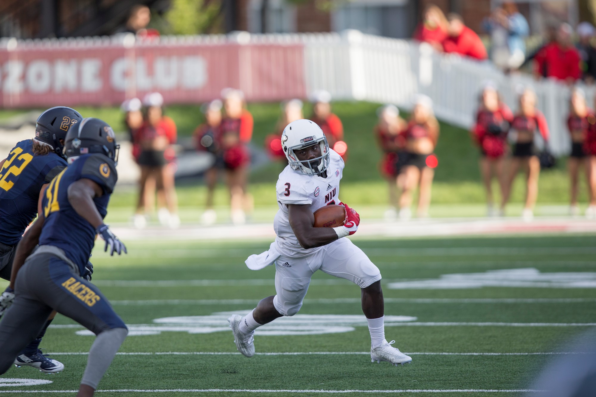 Ezra Saffold - Football - NIU Athletics
