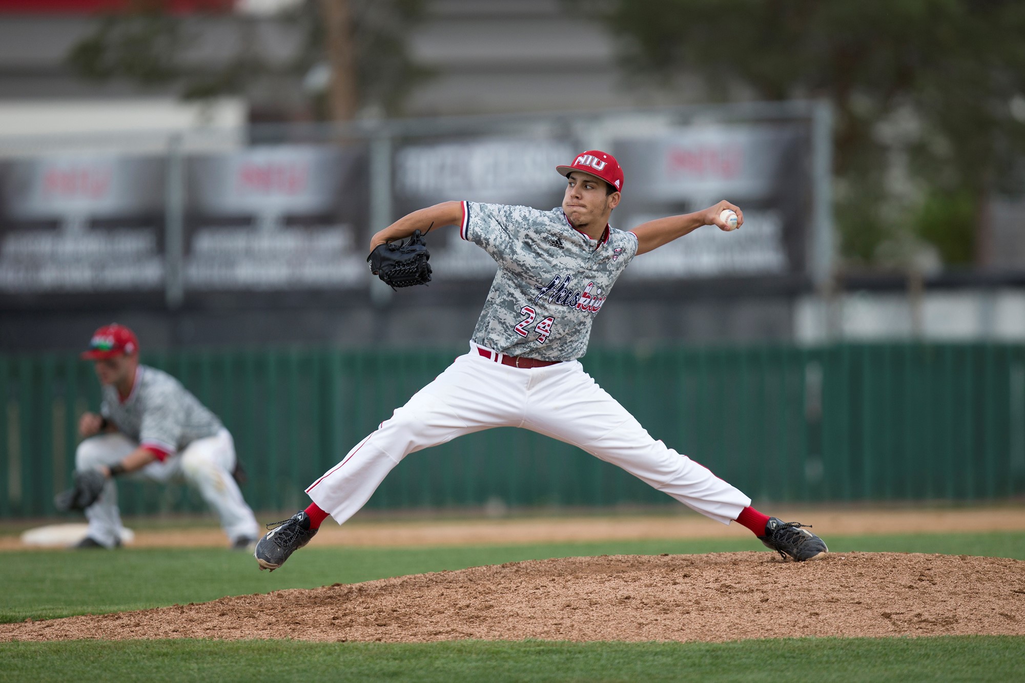 Jon Savarise - Baseball - NIU Athletics