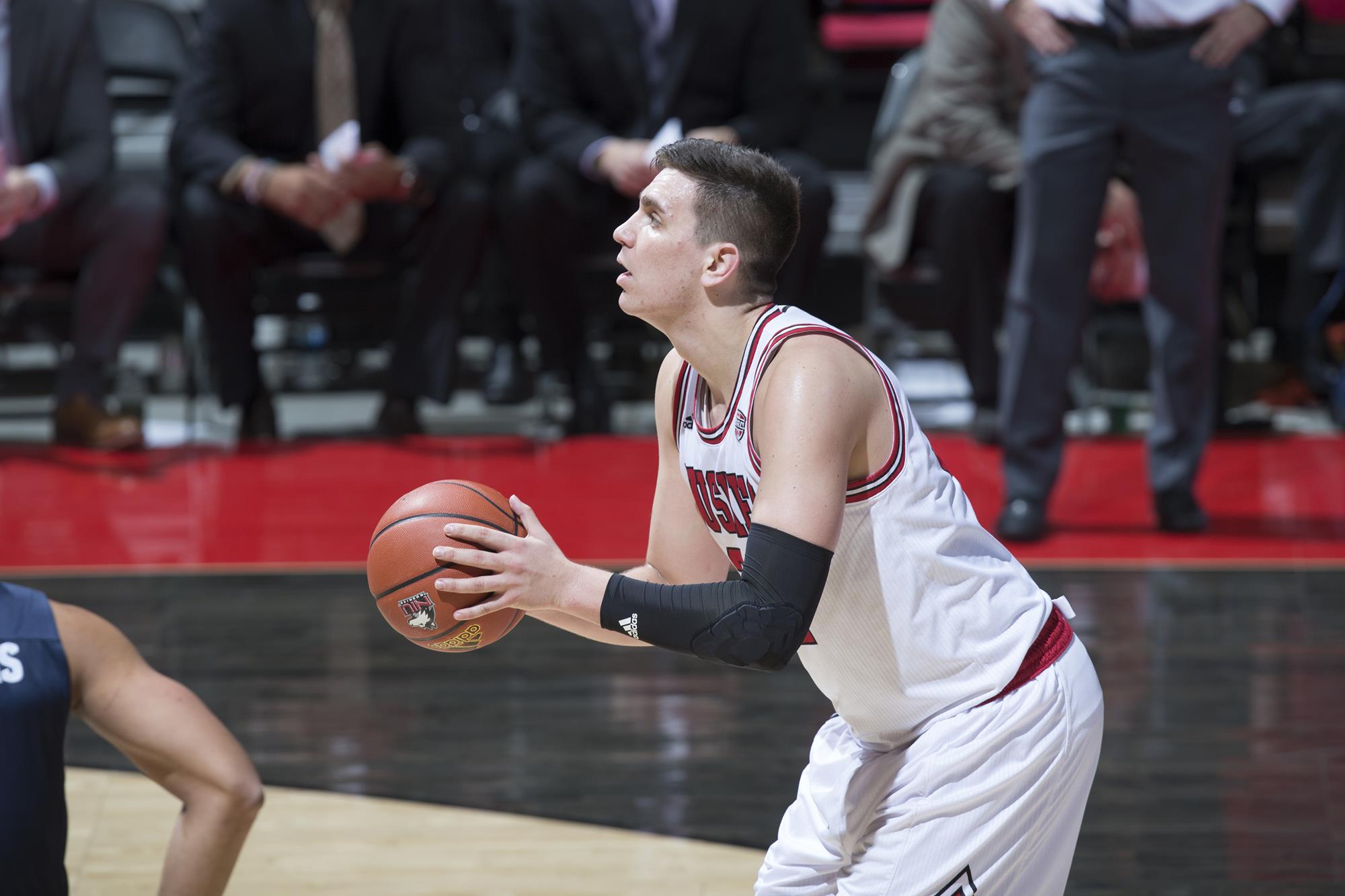 Marin Maric - Men's Basketball - NIU Athletics