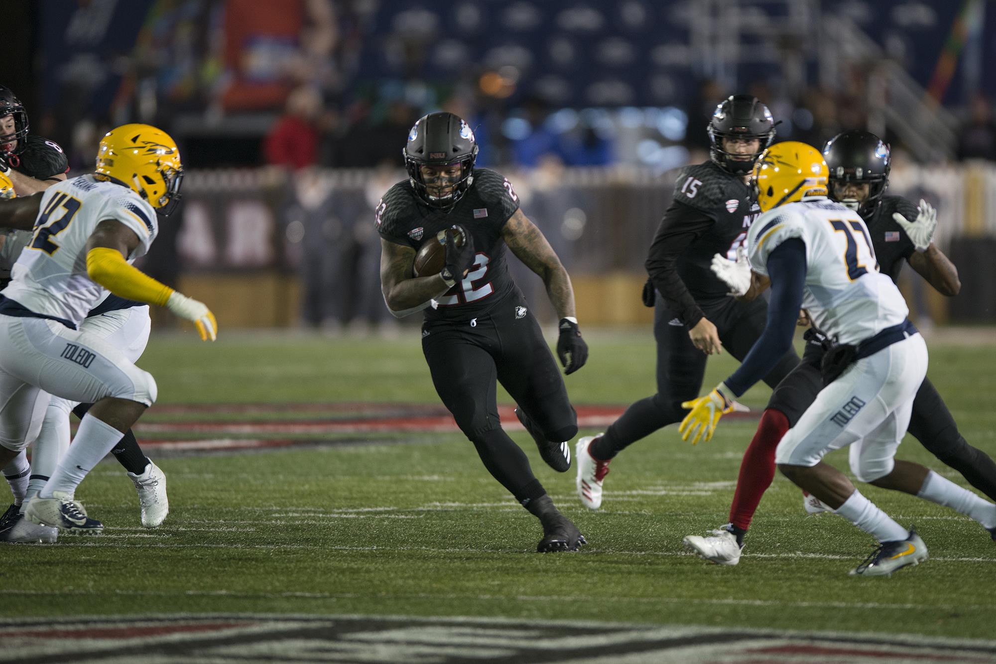 Tre Harbison - Football - NIU Athletics
