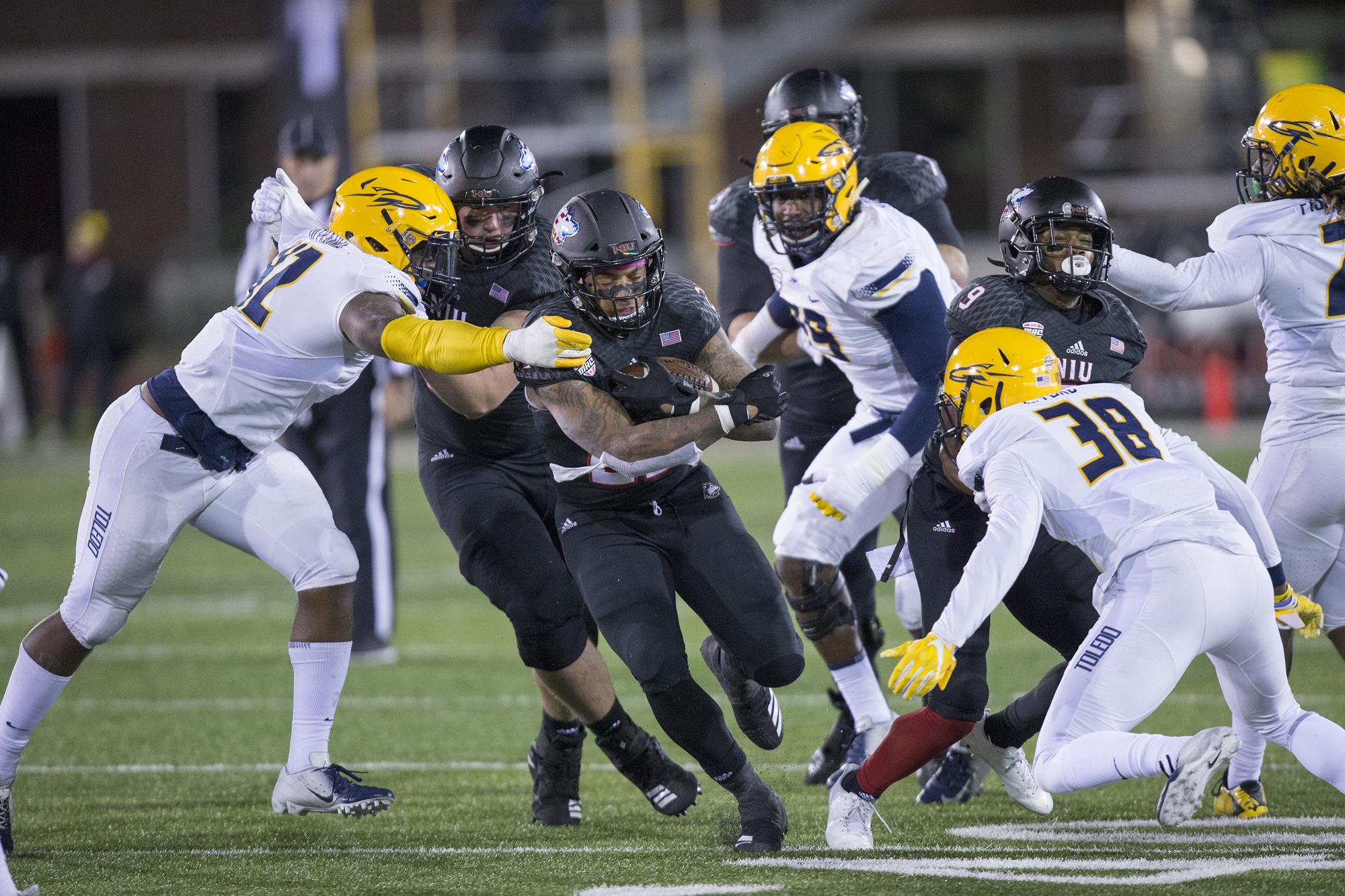 Tre Harbison - Football - NIU Athletics