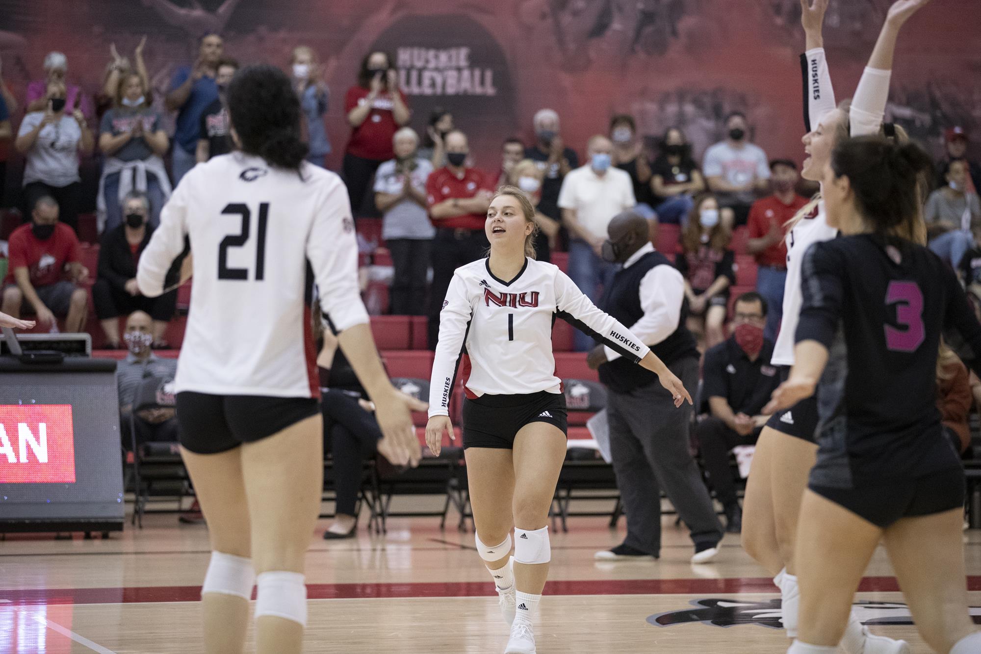 Miranda Karlen - Women's Volleyball - NIU Athletics