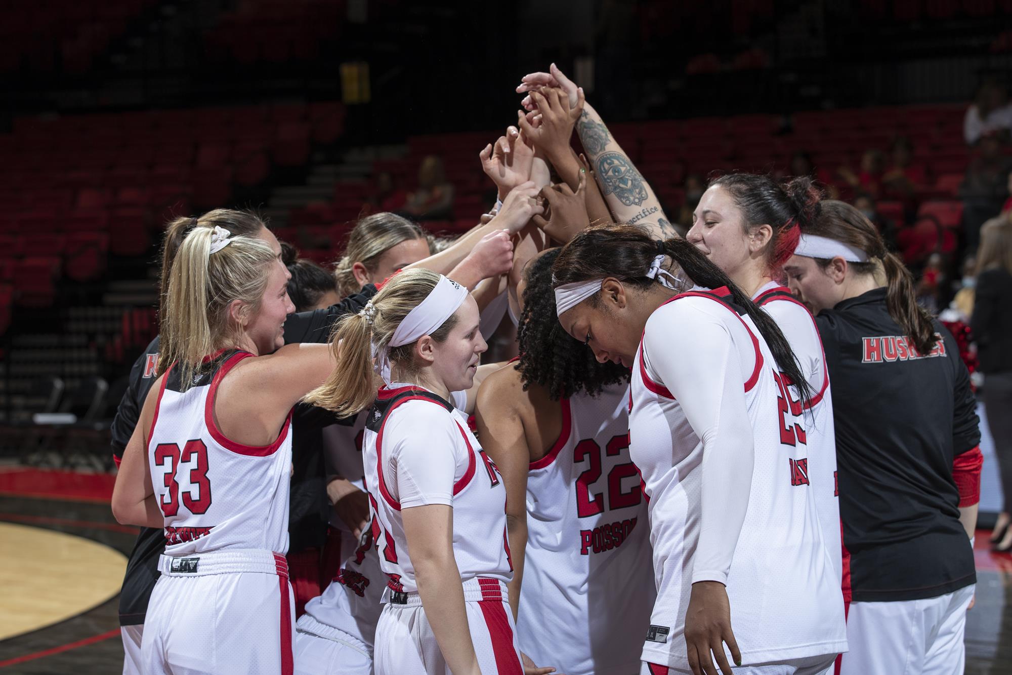 Huskies Travel To Harvard For Sunday Showdown - NIU Athletics