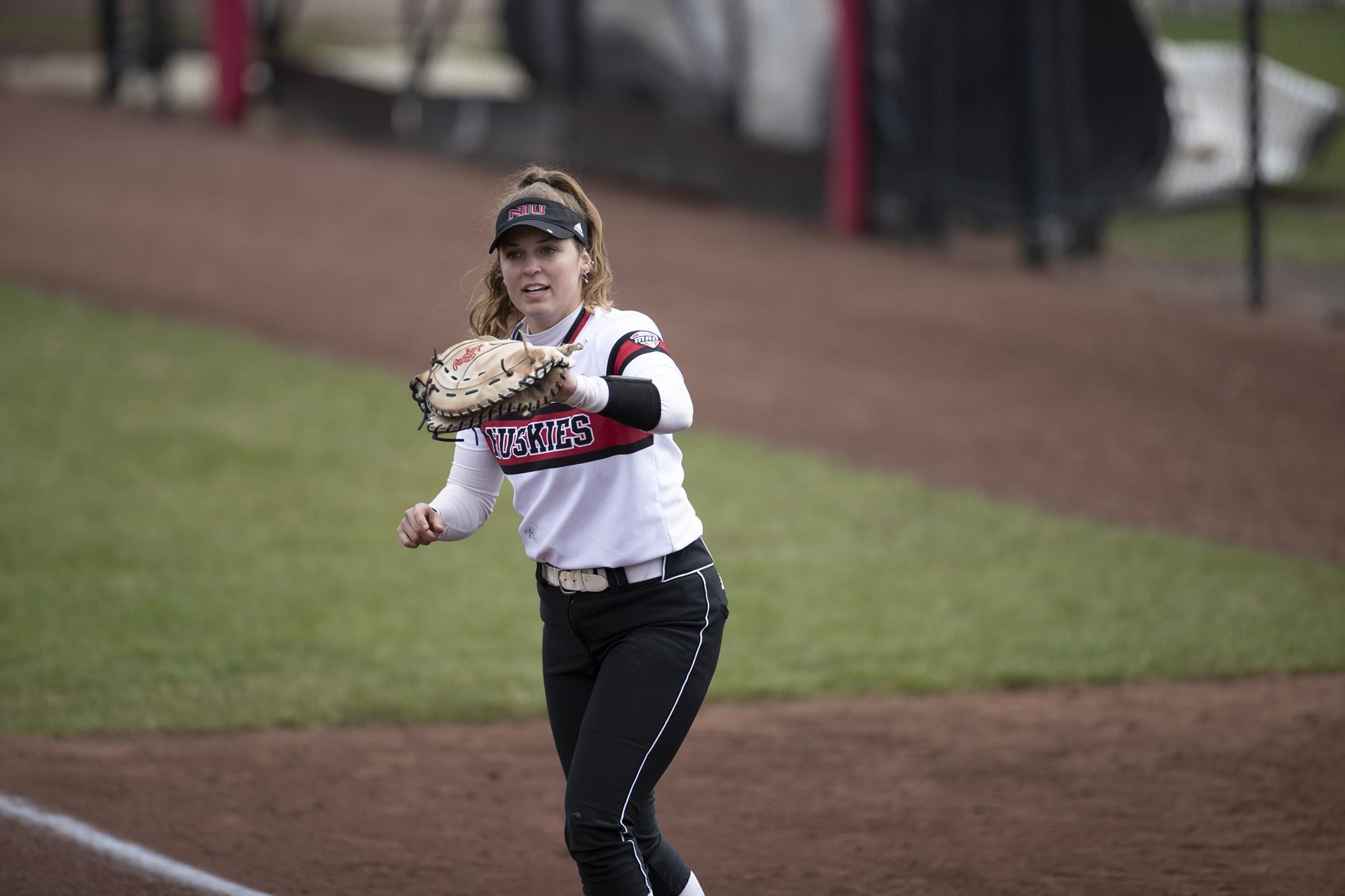 Maddie Mackey - Softball - NIU Athletics