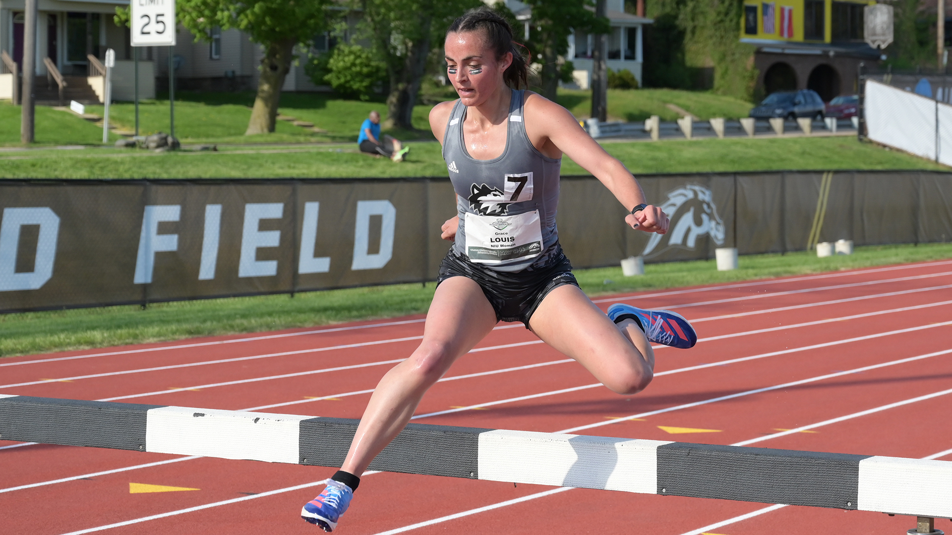 Grace Louis - Women's Track and Field - NIU Athletics