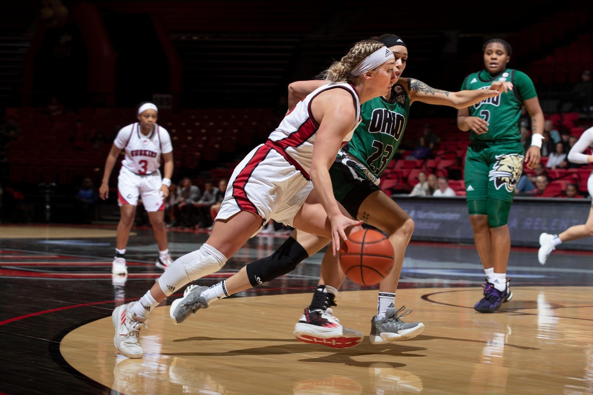 Grace Hunter - Women's Basketball - NIU Athletics